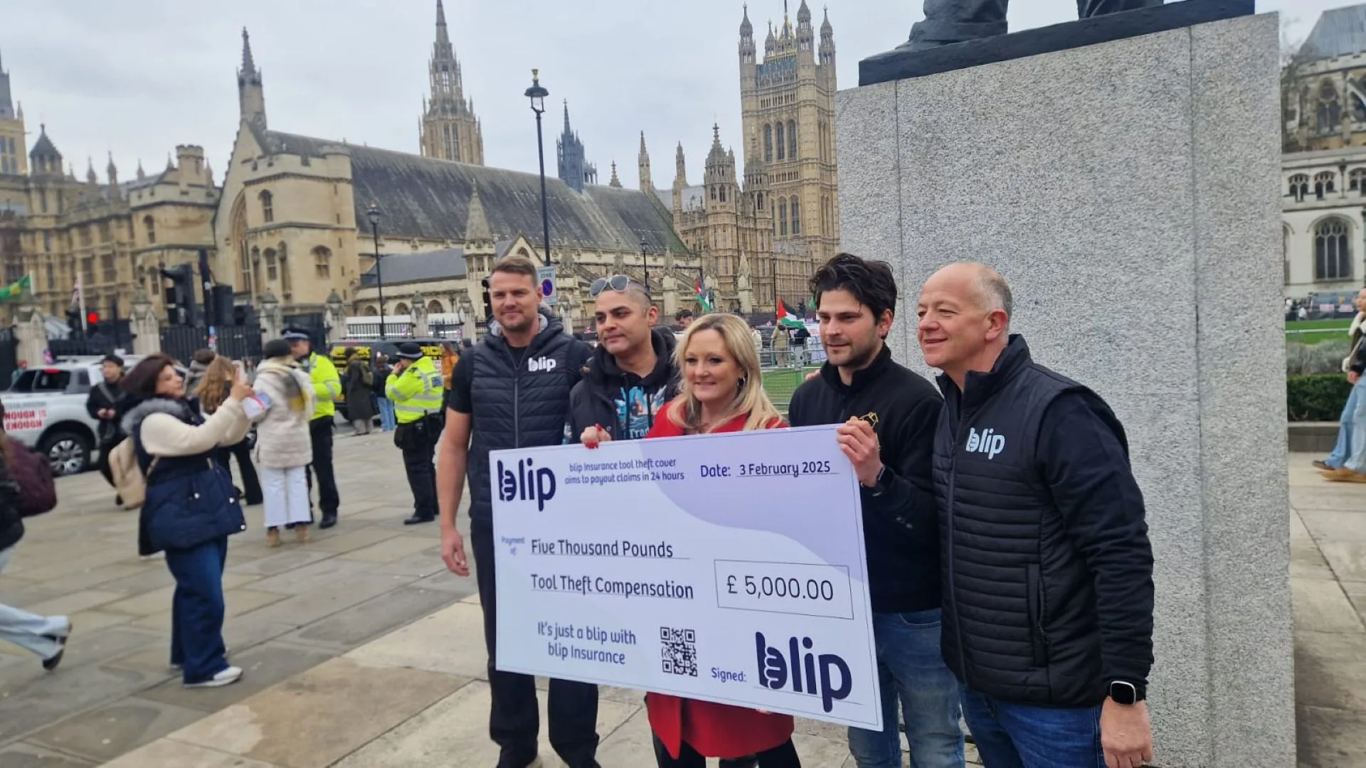 Blip Insurance with Amanda Martin MP joins Westminster tool theft van rally to donate £5,000 to ...
