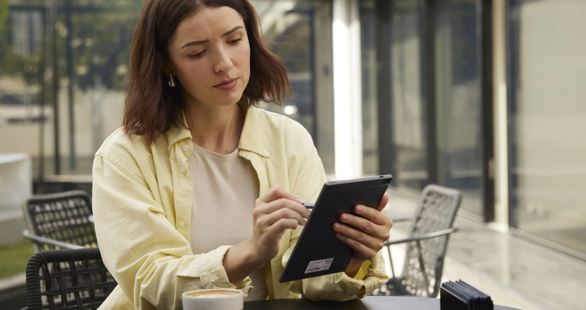 How modern professionals benefit from intelligent iFLYTEK E-ink tablet and voice recorder ...