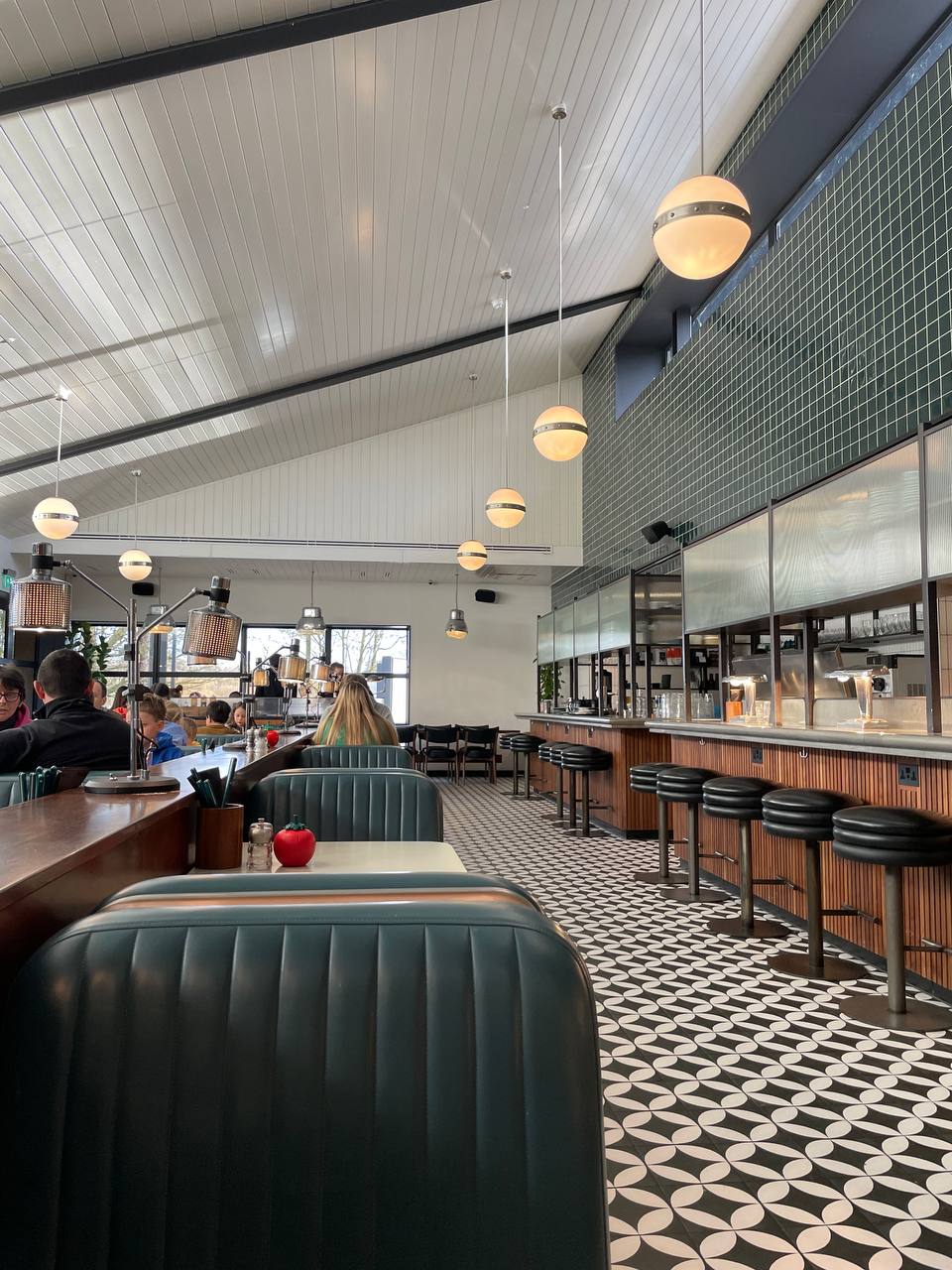 Mollie's Motel & Diner Oxfordshire Review | London Daily News