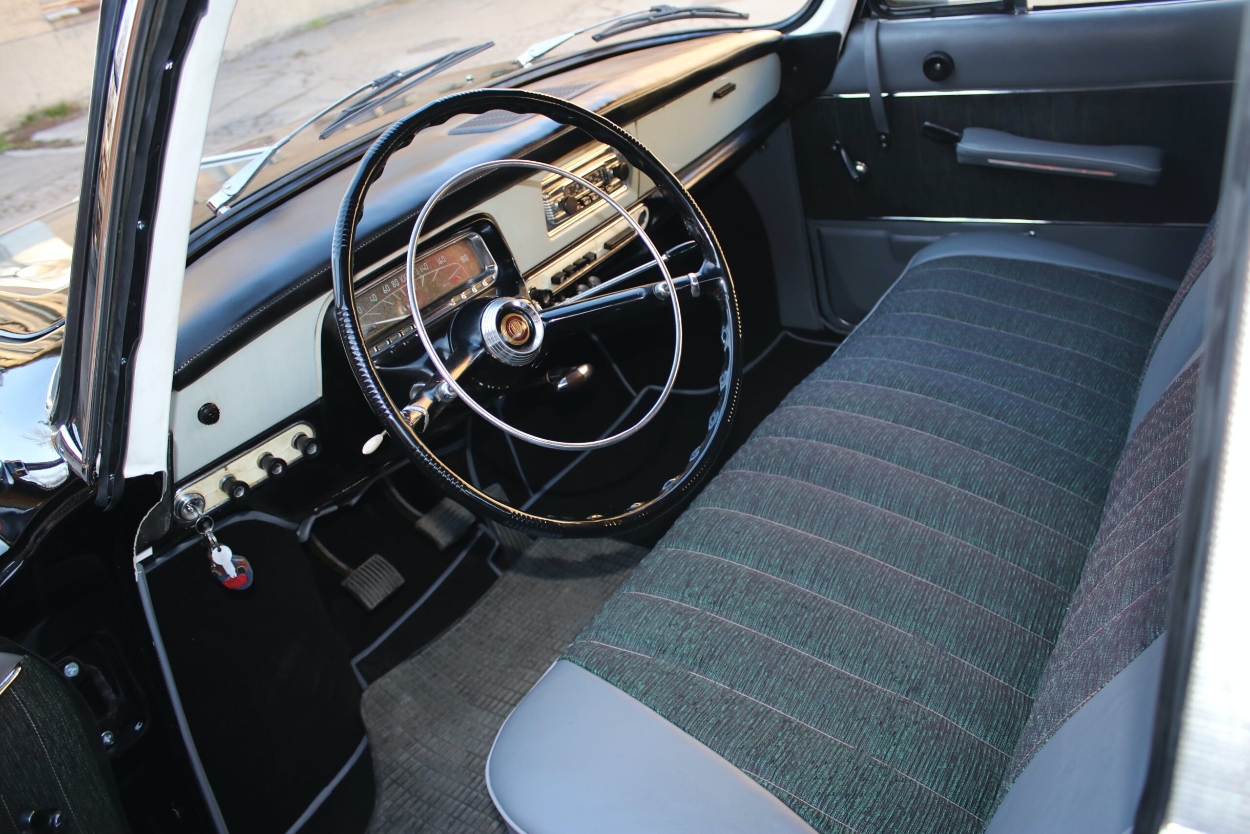 Classic luxury, revolutionary design and technology? Czech! Car ...