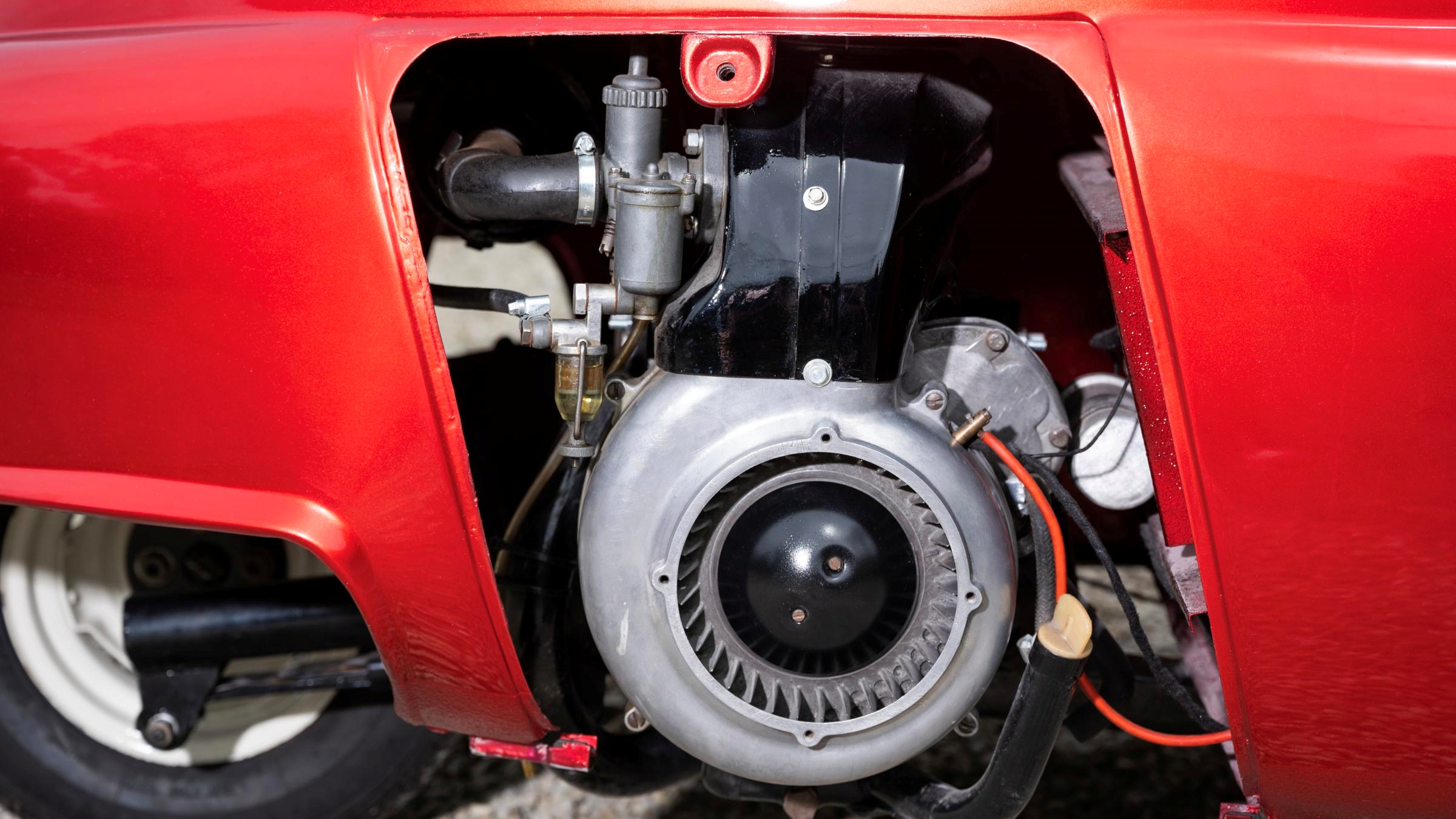 “Little and large”: two very different 1959 redheads up for auction at ...