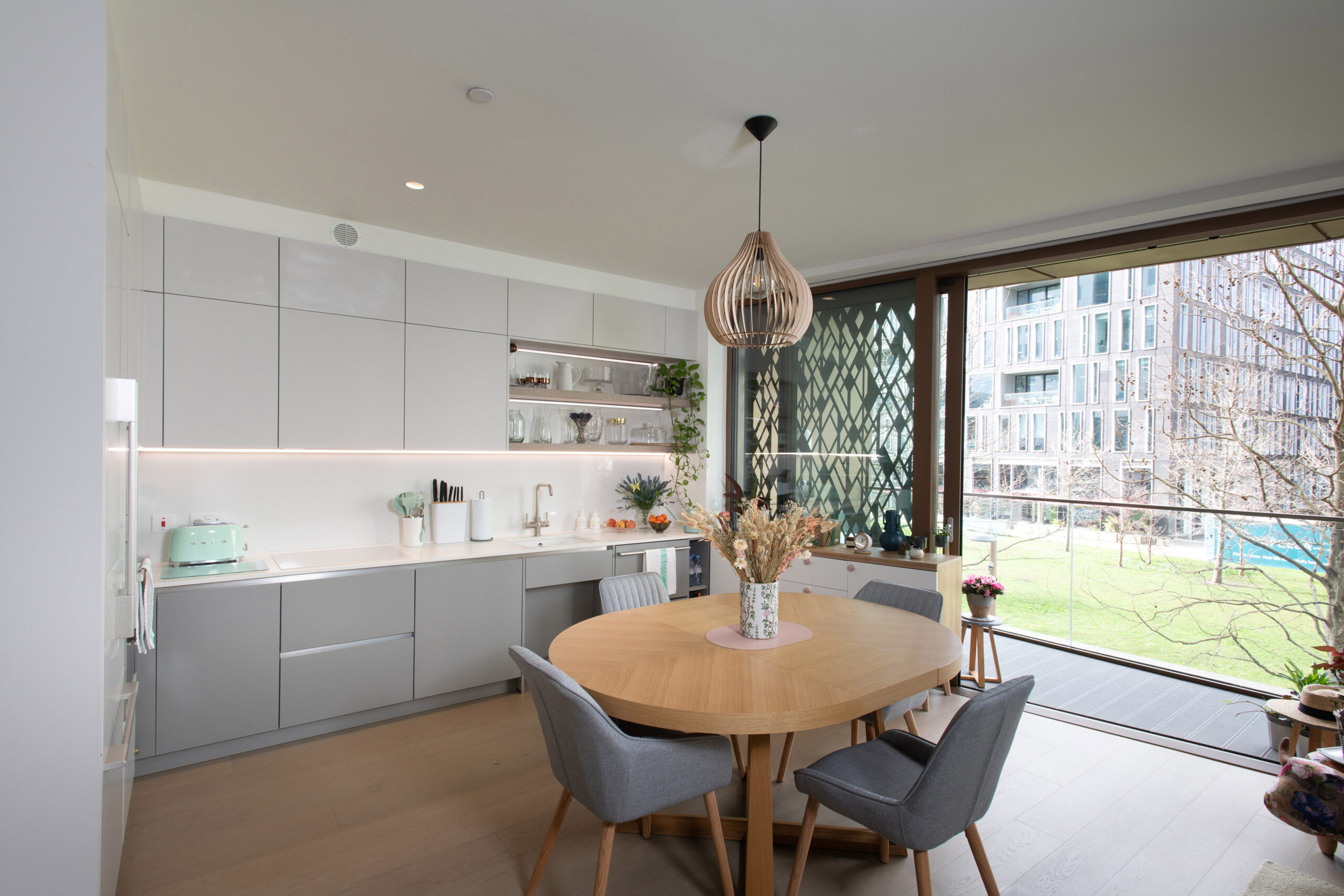 Luxury Accesible Kitchen-living by Brandt Design | London Daily News