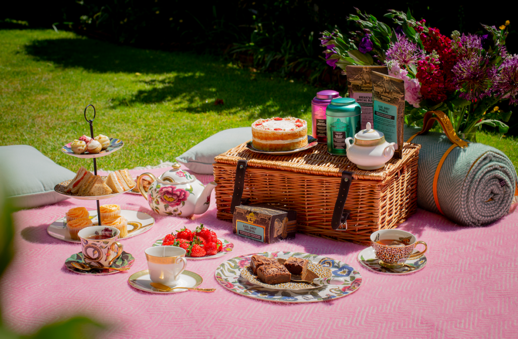 How to Host and Enjoy a Stress-Free Garden Party & Picnic | London ...