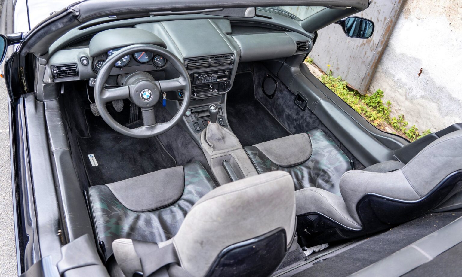 Sliding Doors: 5,800 mile BMW Z1 to be auctioned by Car & Classic ...