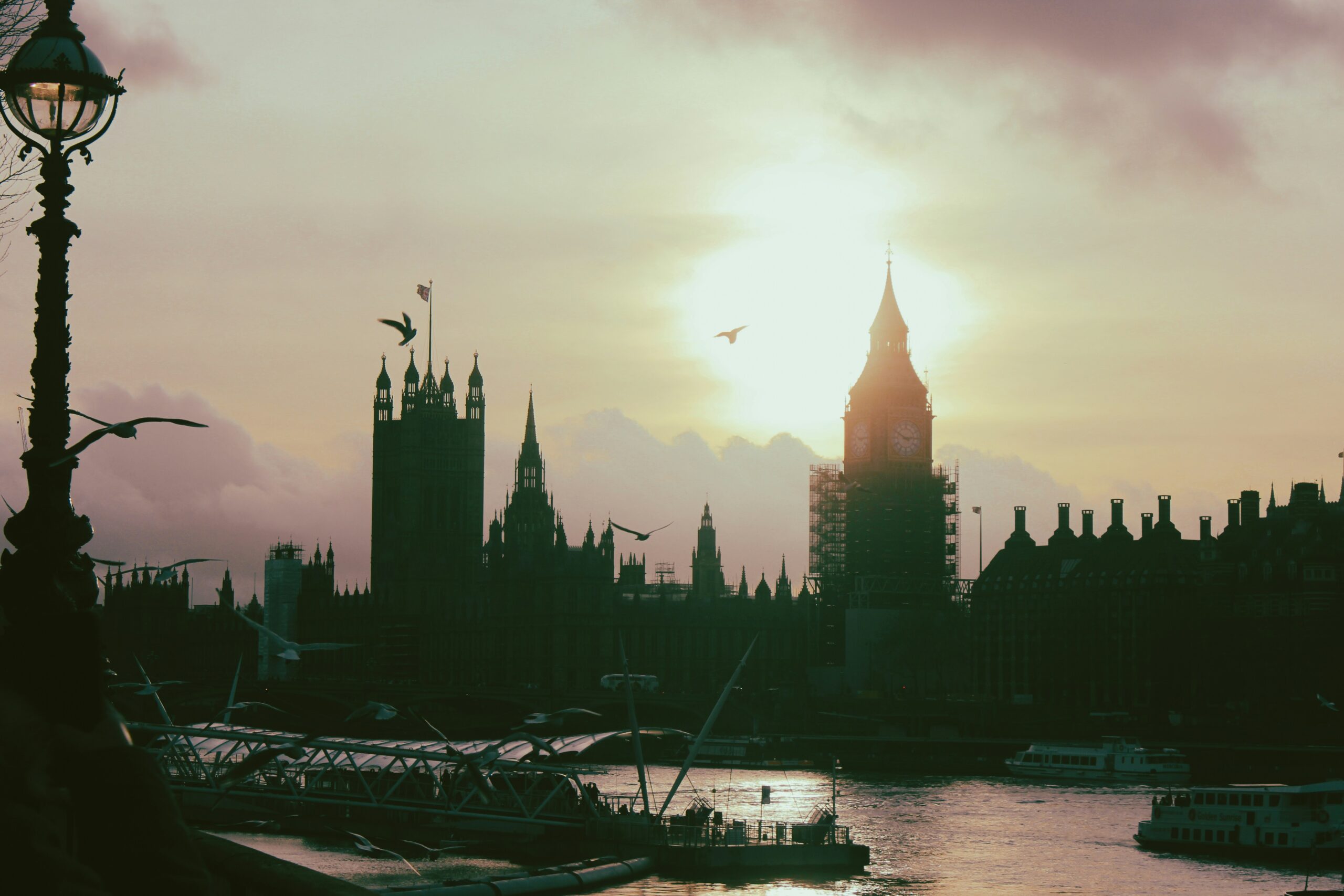 Solo Traveler's Delight: Exploring London's Hidden Gems as a Digital ...
