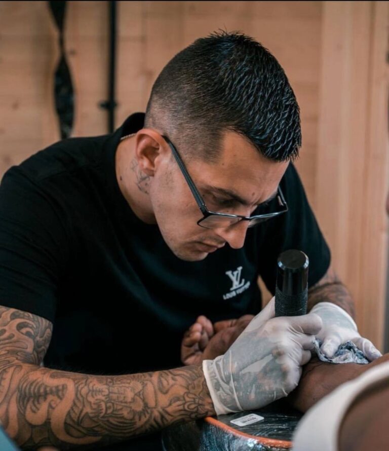 Hemel Hempstead Tattoo Artist to Transform Scars into Art for Free in ...