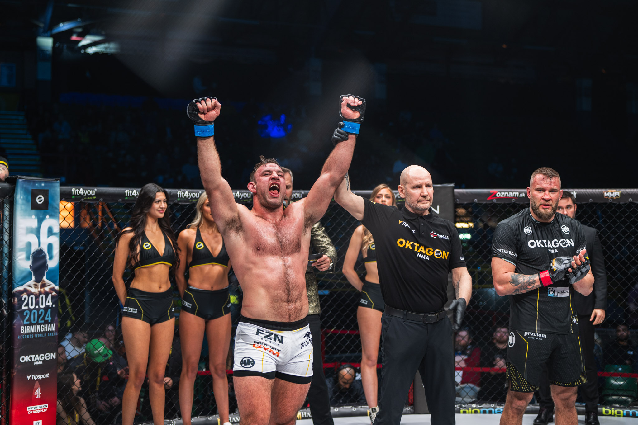 English MMA Fighter to Fight for World Heavyweight Title | London Daily ...