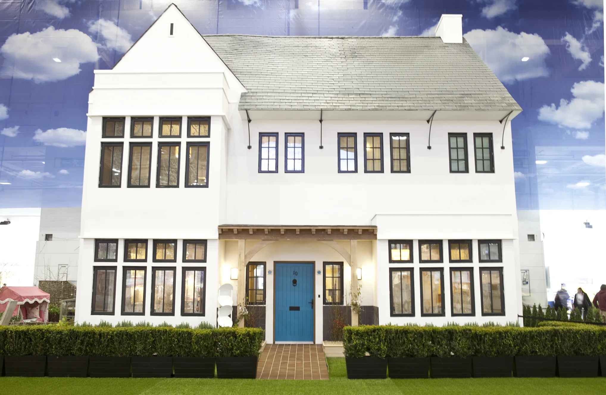 Live Like a King: Ideal Home Show Puts Modular Houses Designed With ...