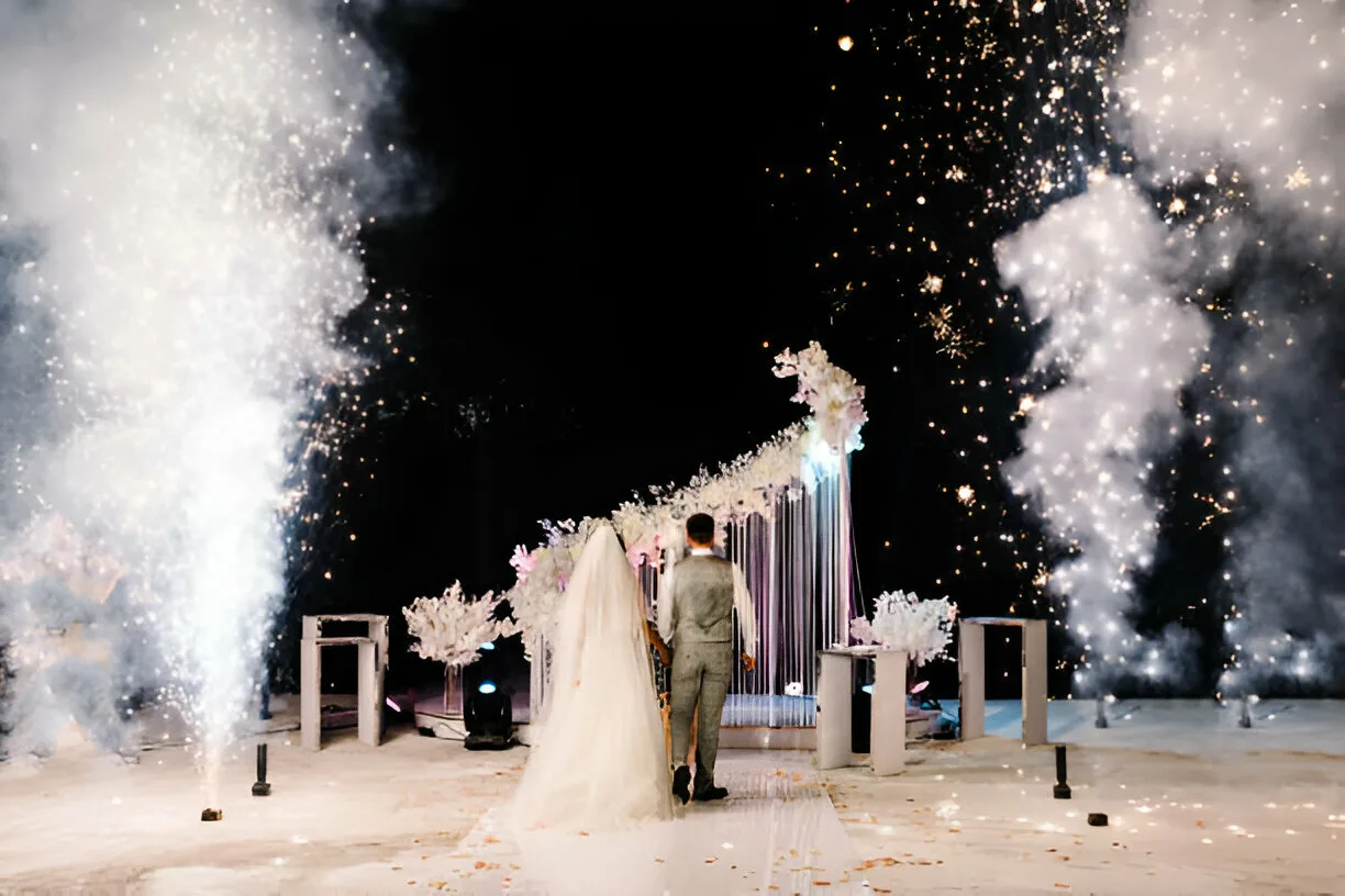 Make your wedding sparkle: The ultimate guide to cold spark rentals ...