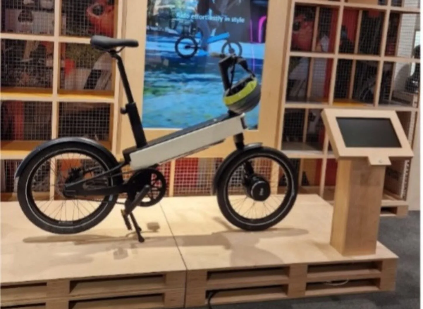 Acer Revolutionises Urban Mobility: Ebii AI smart bike and Predator ...