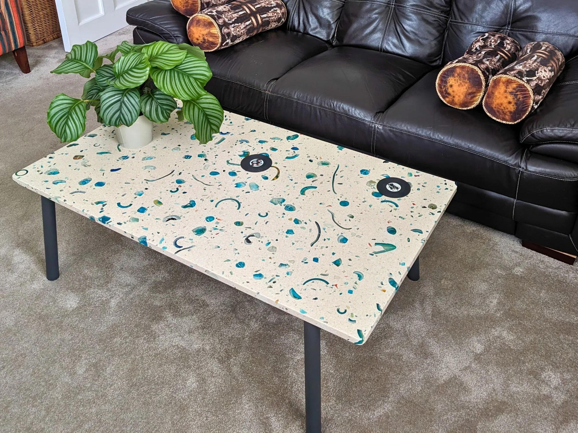 From discarded glass to designer table | London Daily News