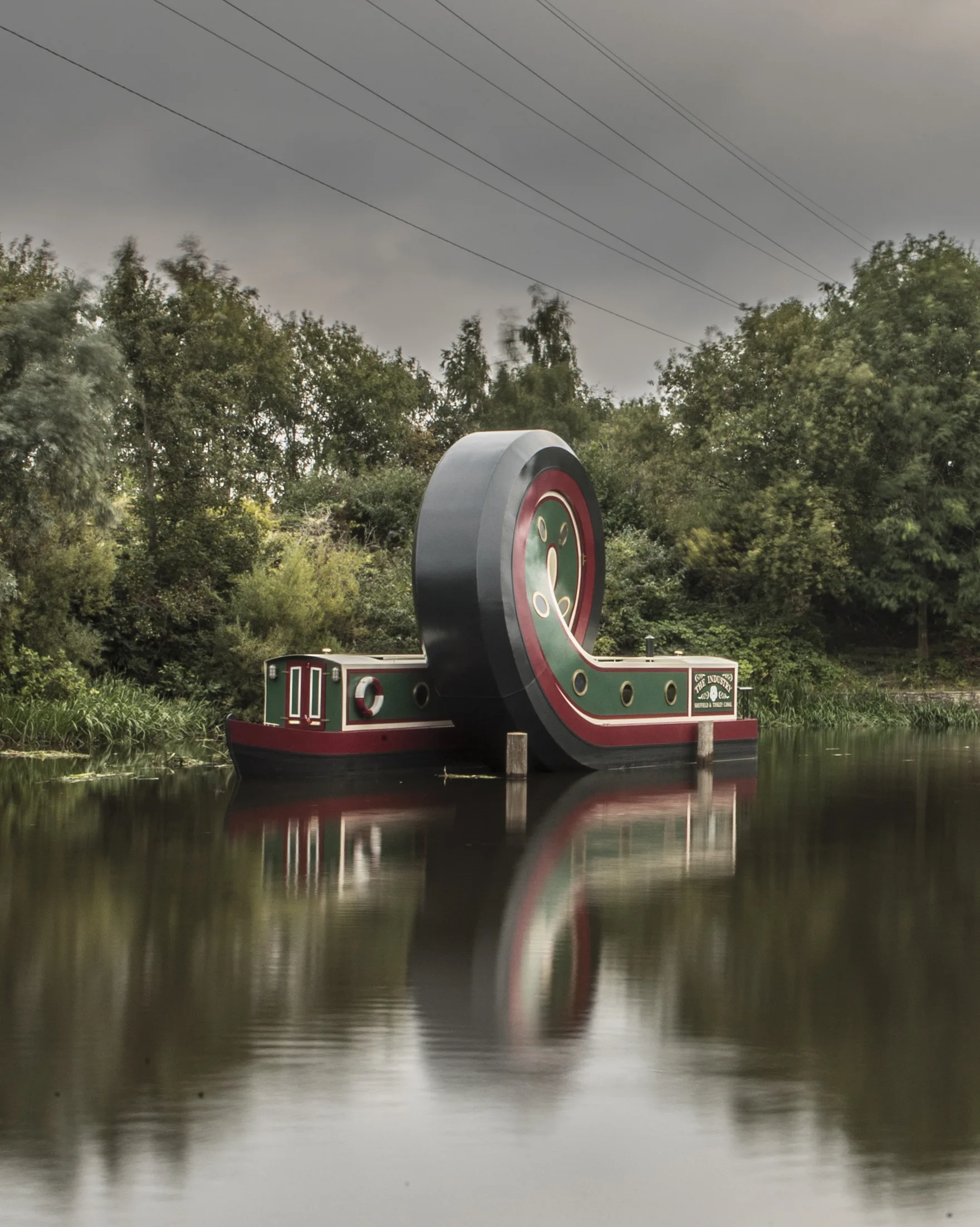 First look at spectacular looping Canal Boat Artwork by Alex Chinneck ...