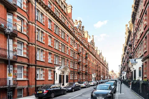 Nikole Read takes Antillia to the Middle East: Expanding British luxury ...