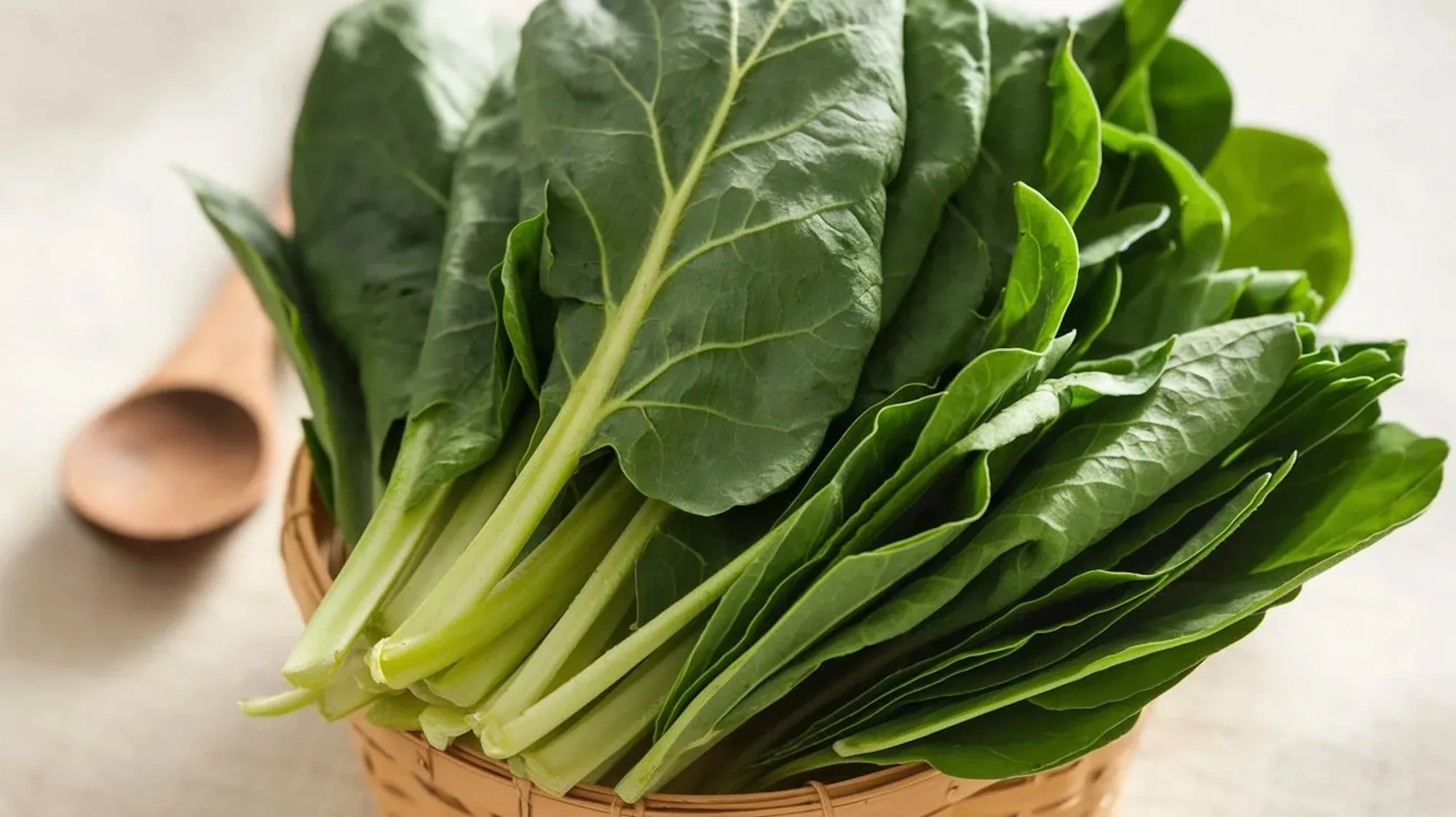 6 healthiest leafy vegetables (saag) you must eat in this weather ...