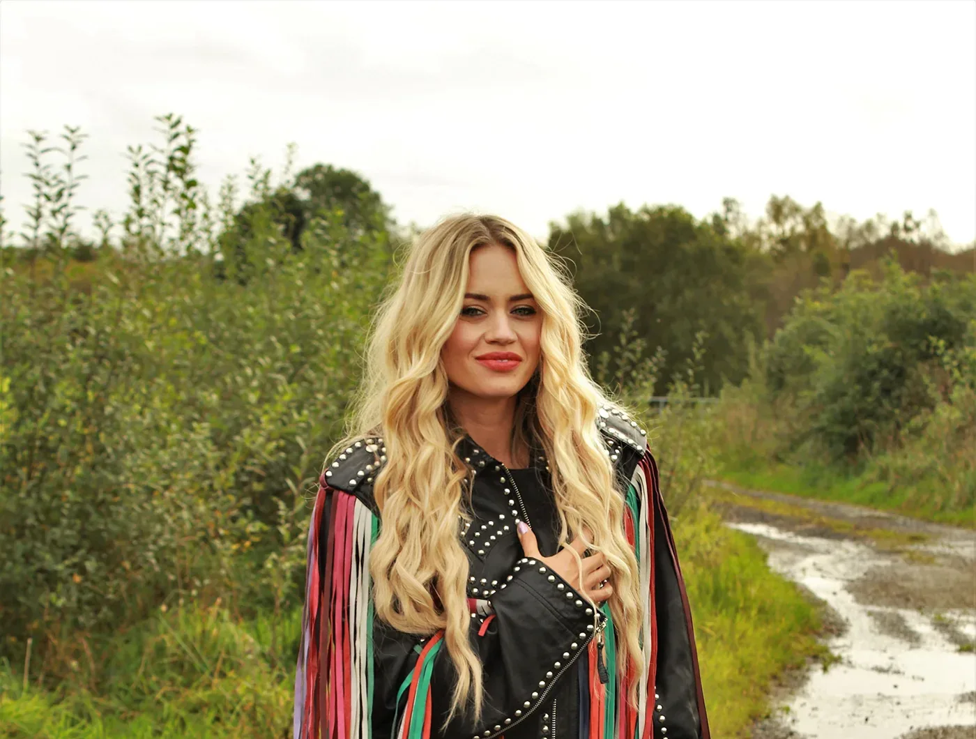 New film The Spin shares behind the scenes photos of former Pussycat Dolls star Kimberly Wyatt ...