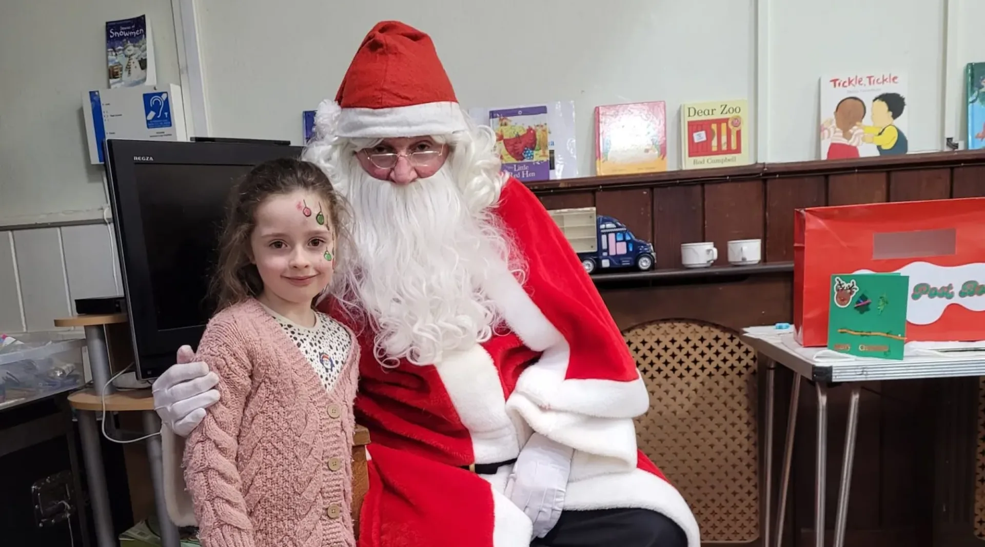 Father Christmas picks up his mail in Chudleigh | London Daily News