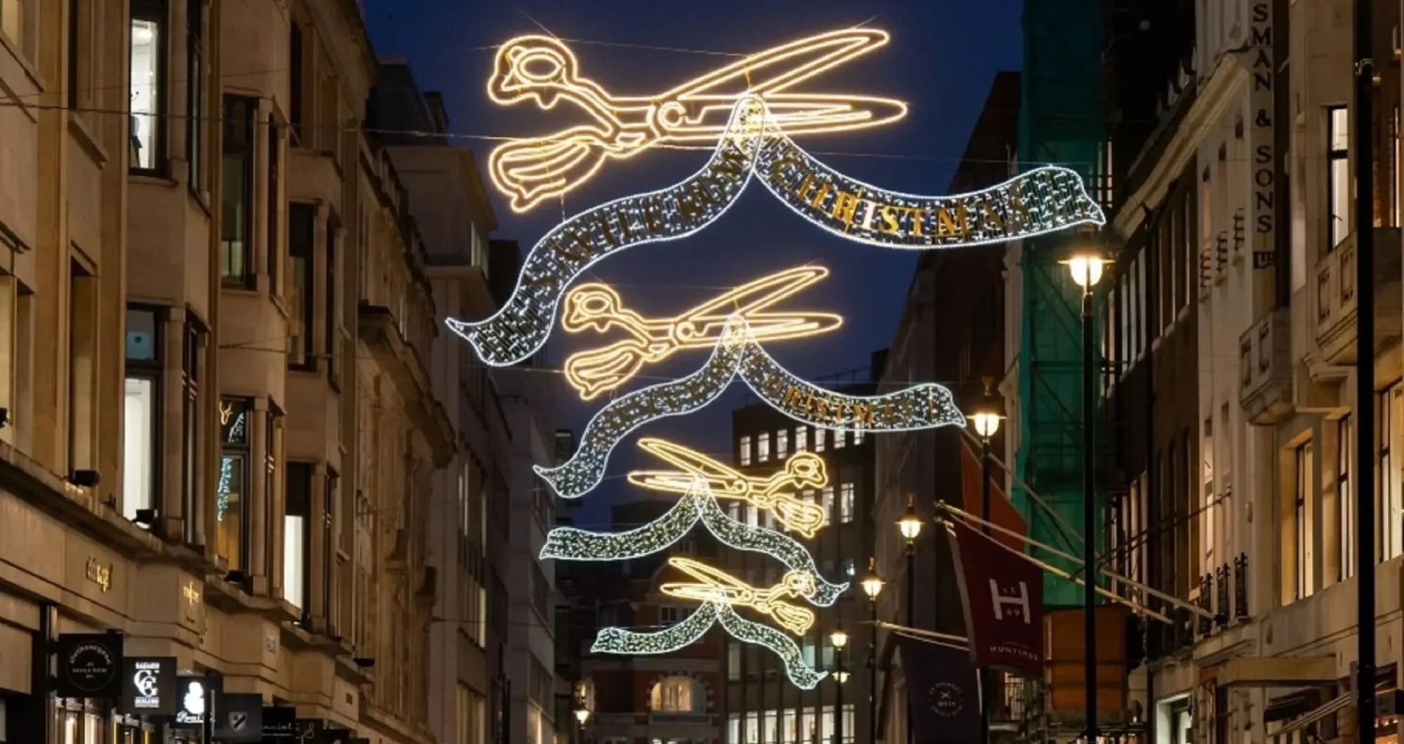 Over a quarter of Londoners have already put up their Christmas ...