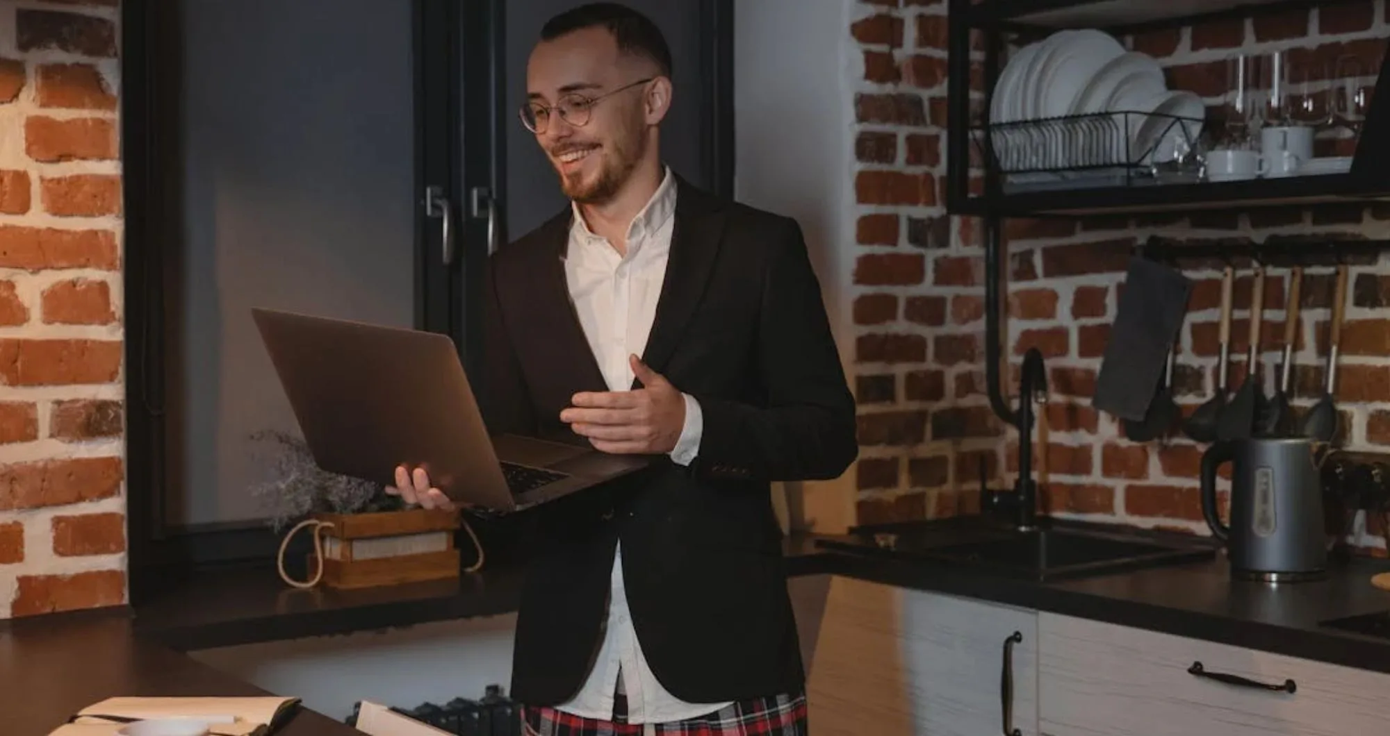 Are you guilty of the most annoying video call habits at work? 1,000 ...