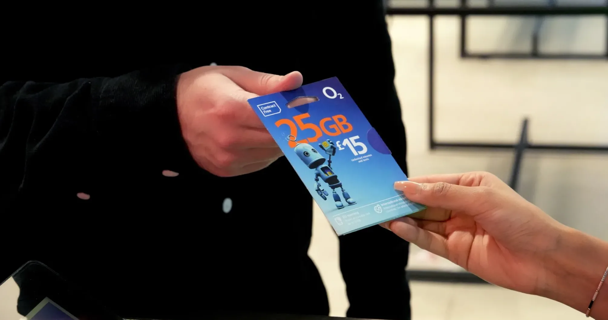 People in need across London can get free mobile data from O2 stores to ...