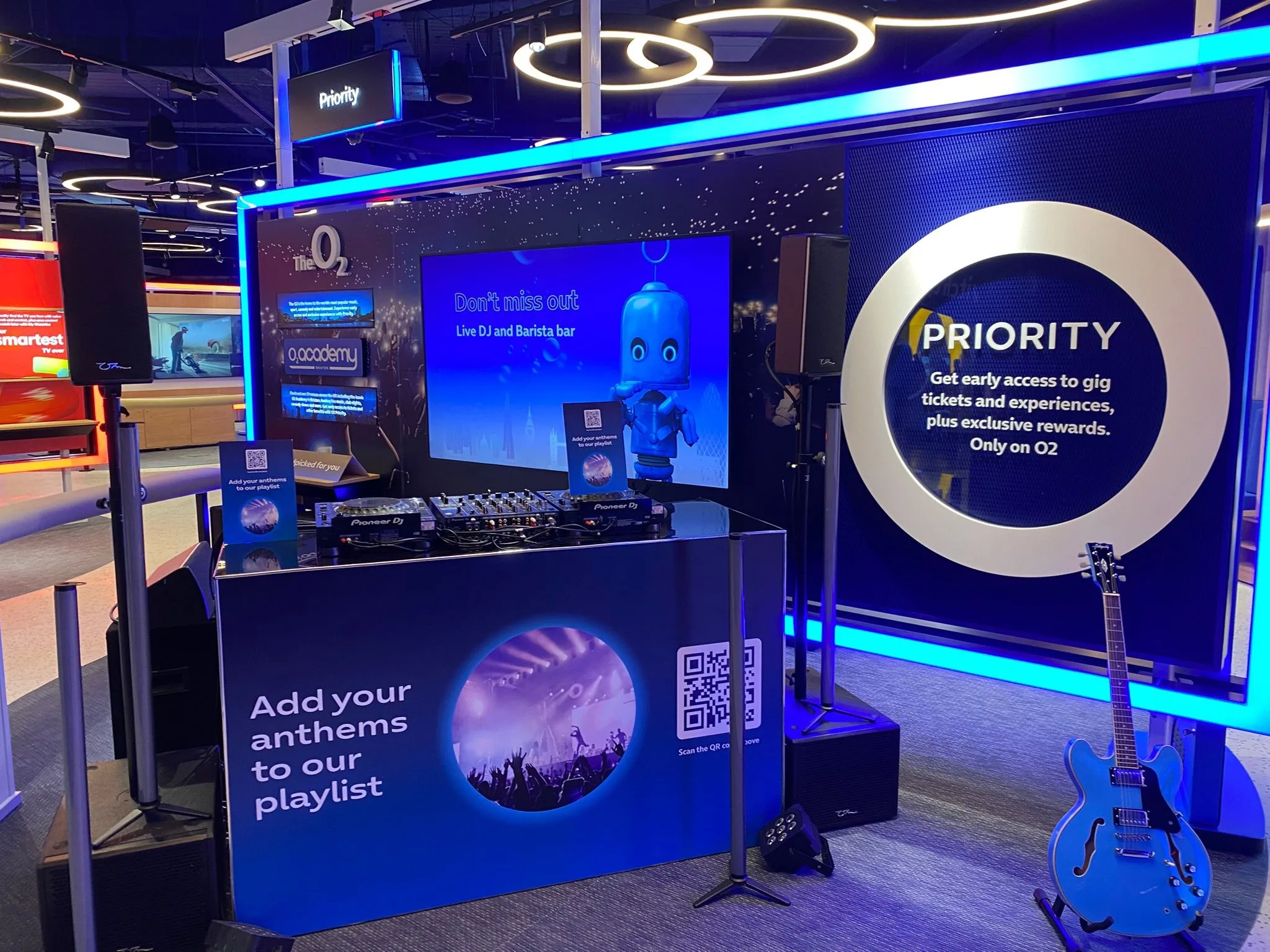 Virgin Media O2 opens the doors to flagship store in Westfield ...