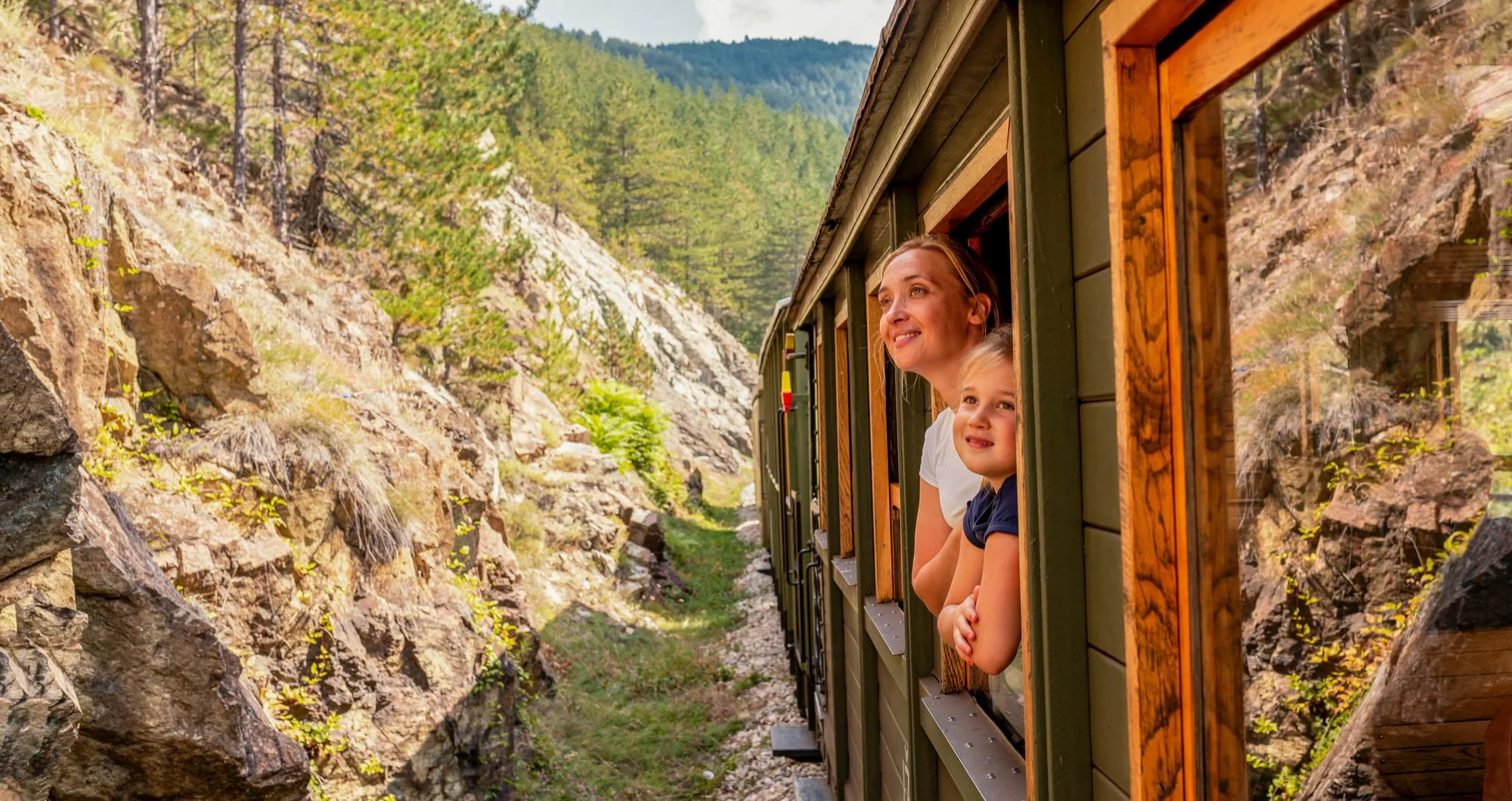 Things to keep in mind while taking the Vancouver to Banff train ...