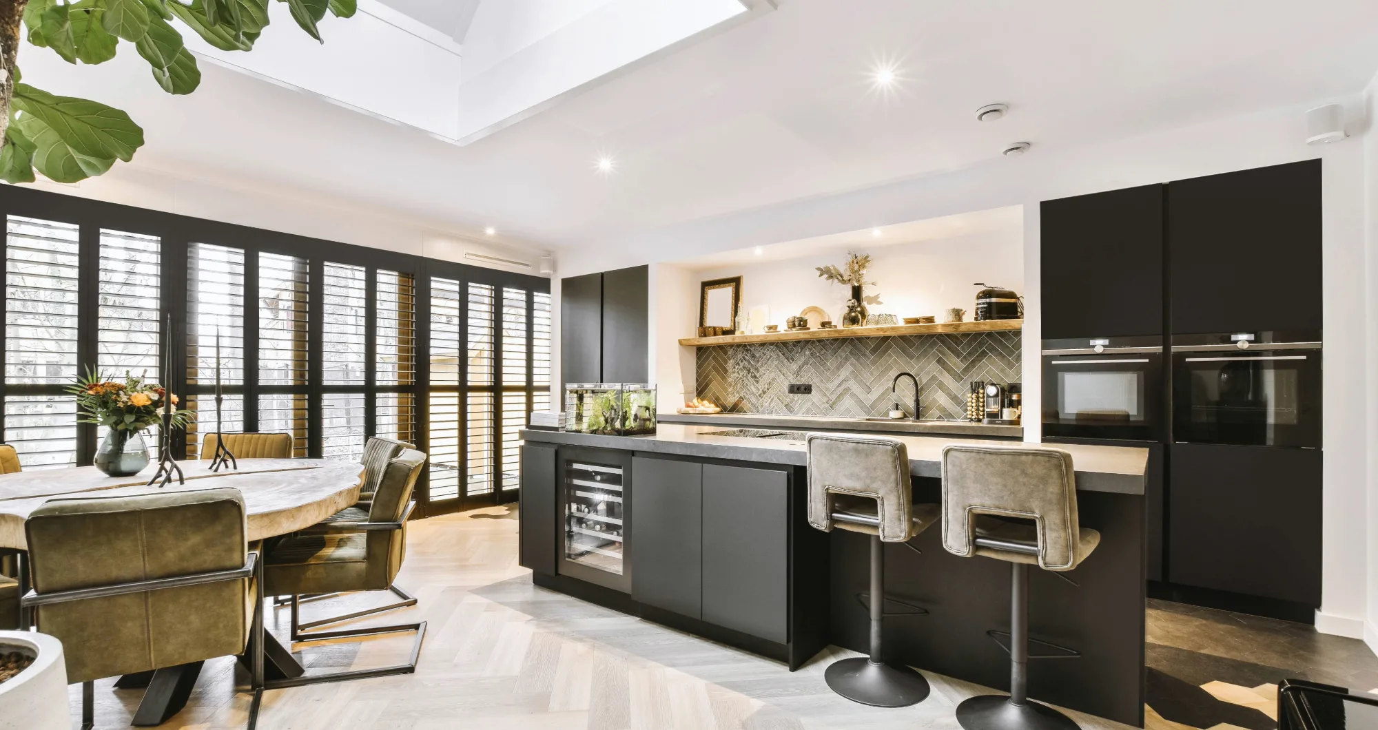 The latest kitchen design trends taking over UK homes in 2025 | London ...