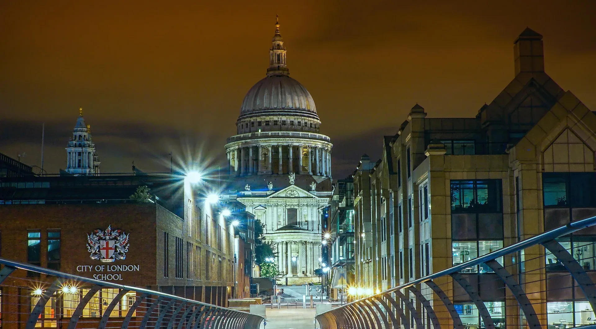 St Paul’s Cathedral’s interior transformed by sound and light show ...