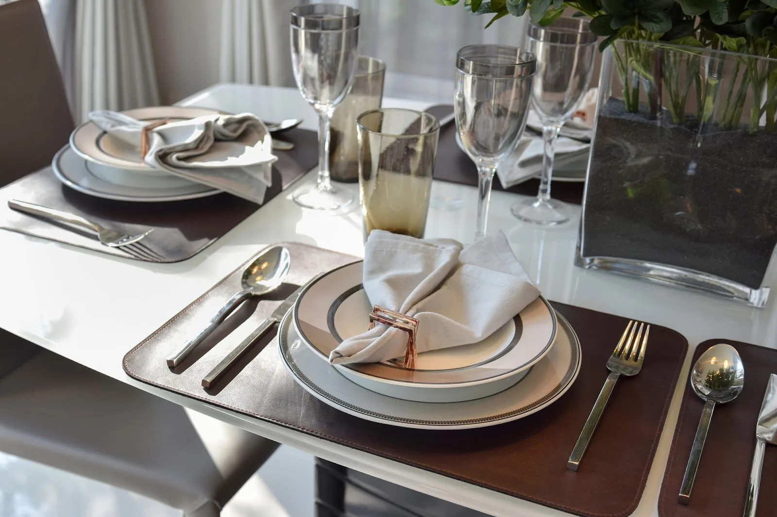 Restaurant table management strategies for optimal guest seating ...