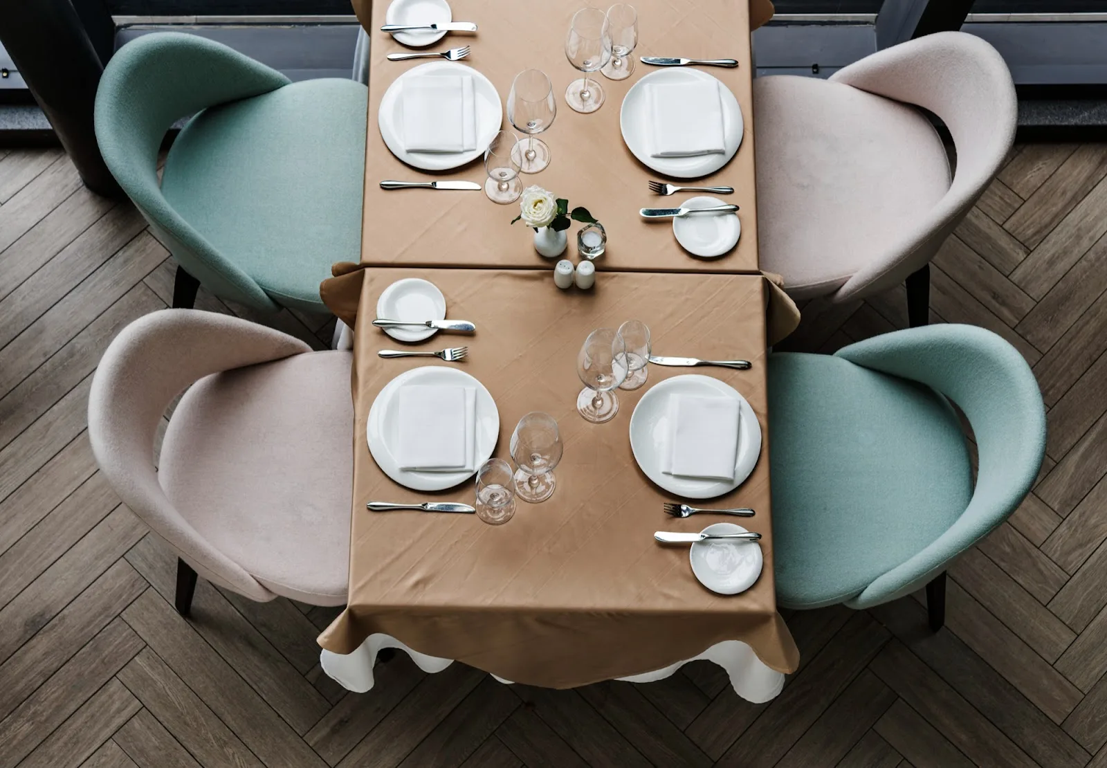 Restaurant table management strategies for optimal guest seating ...