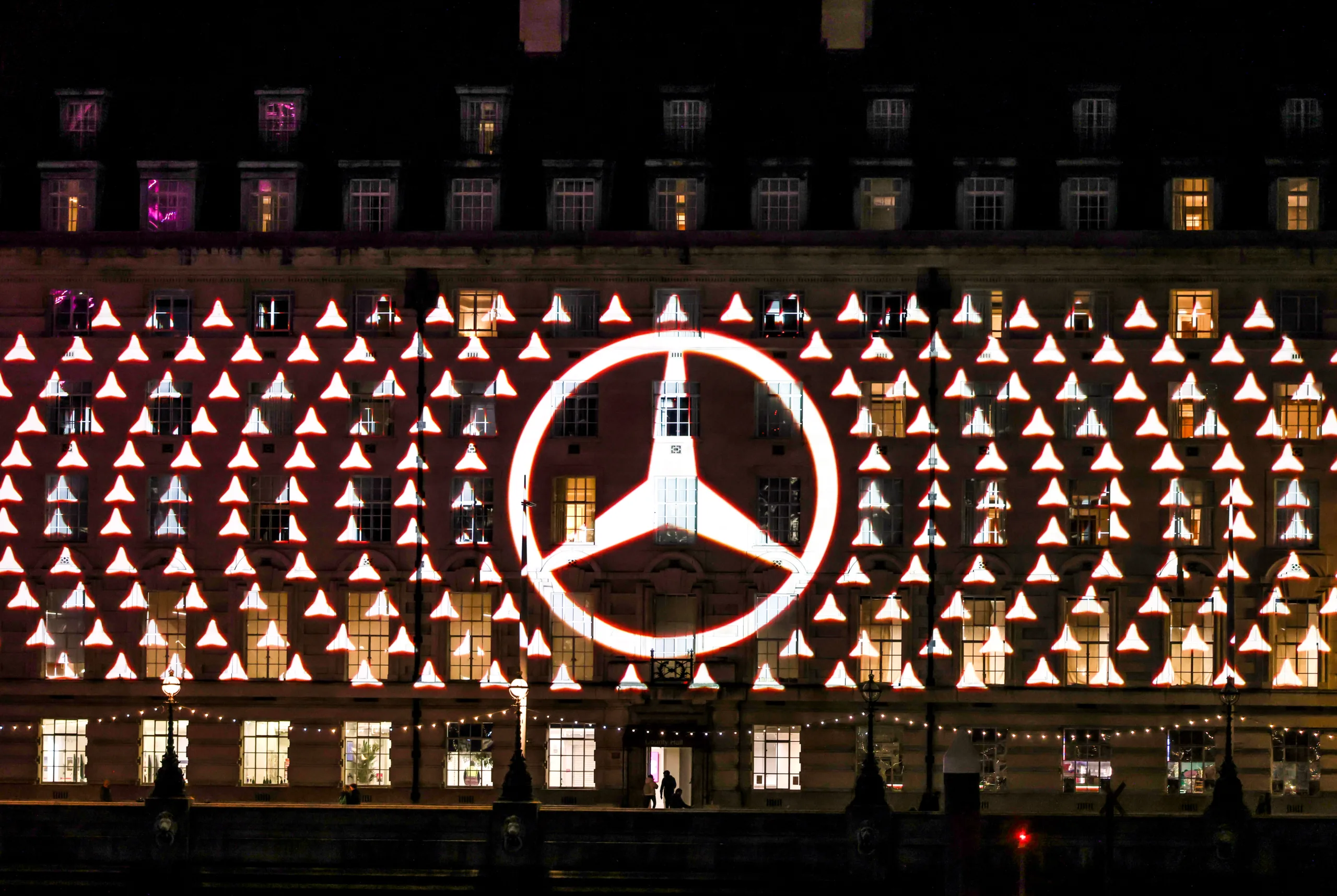 Lighting up London: Mercedes-Benz CLA shines on County Hall | London ...