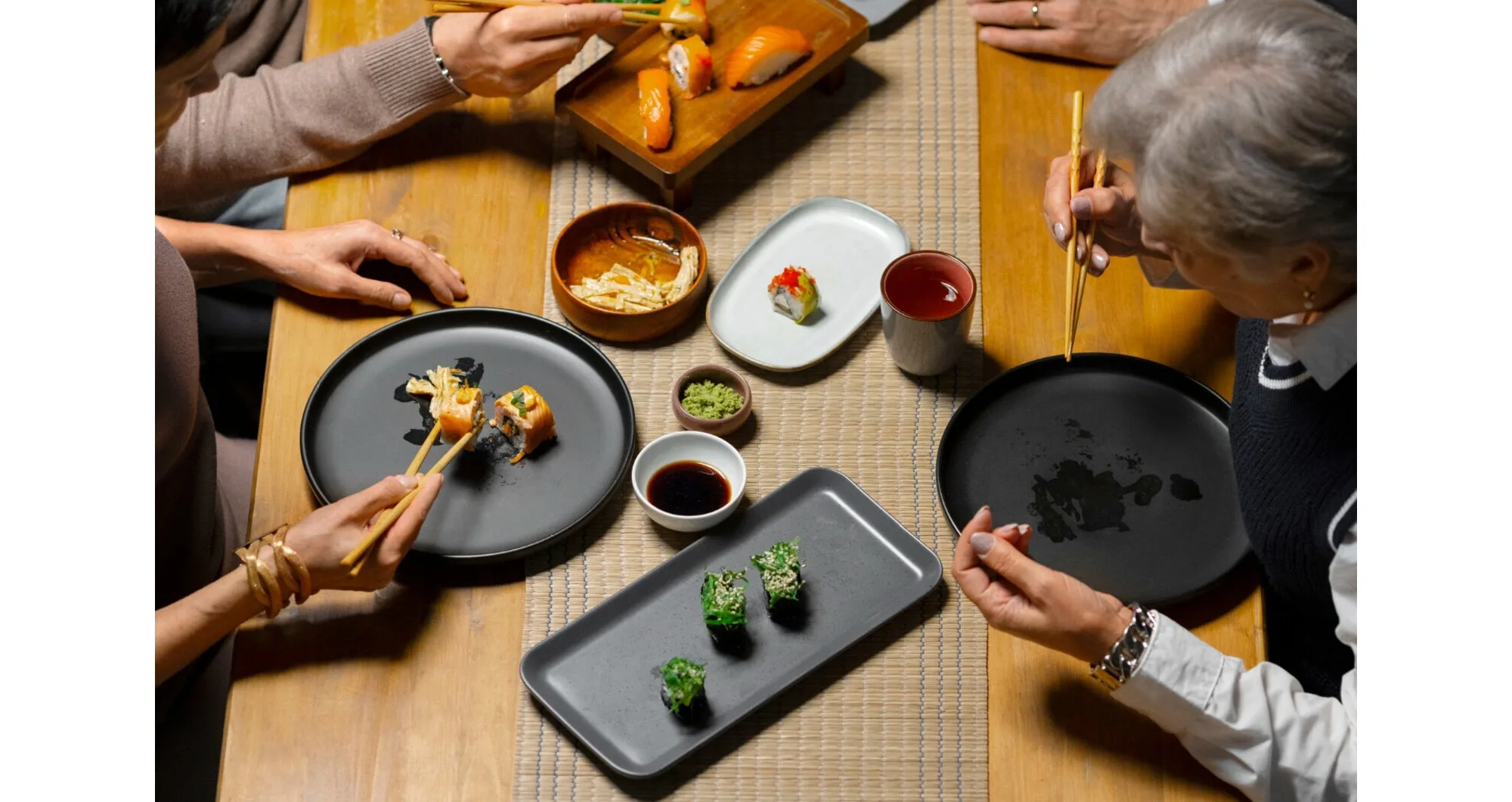 Mixing and matching Japanese crockery: How to create a stunning ...