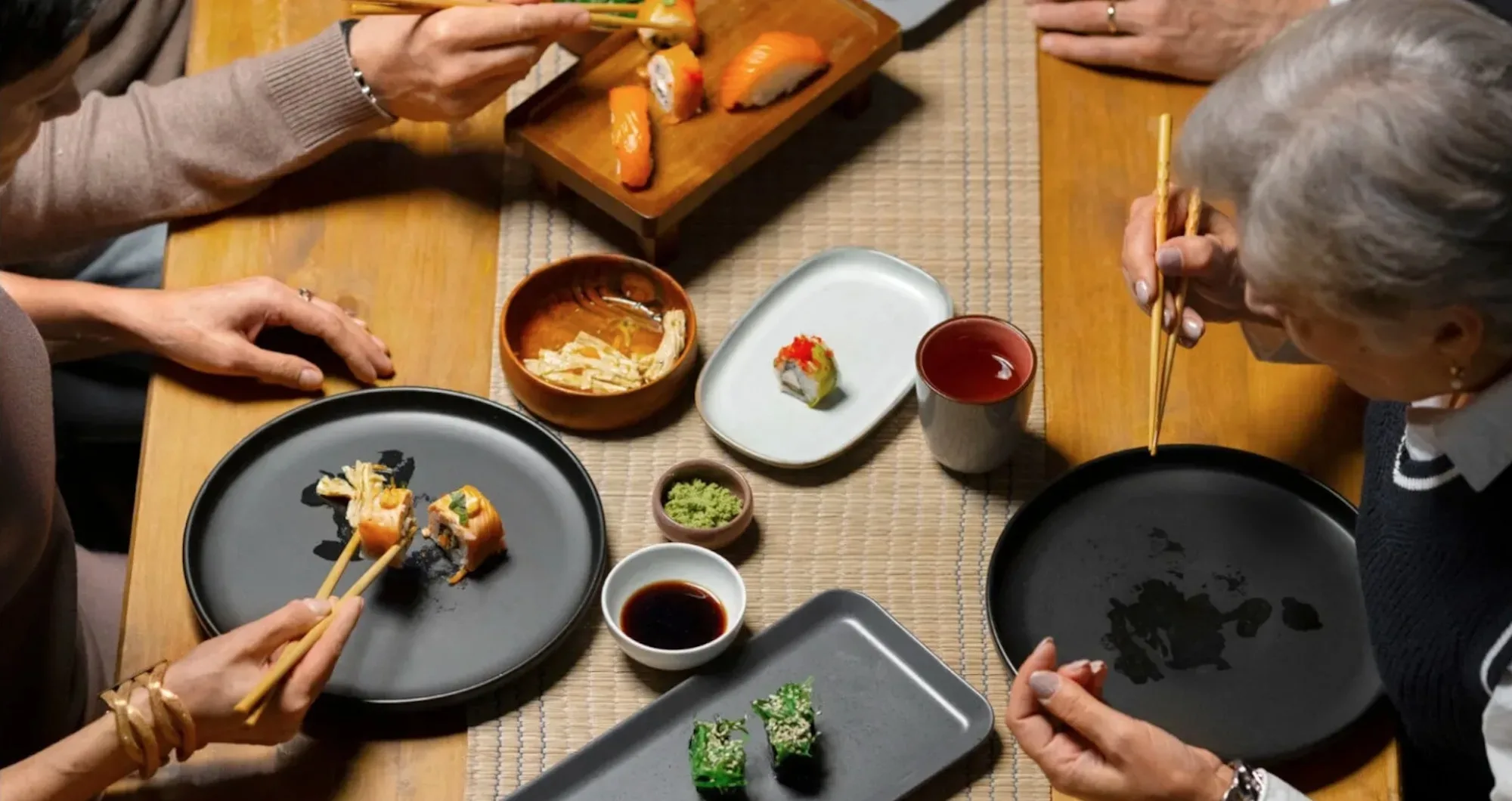Mixing and matching Japanese crockery: How to create a stunning ...