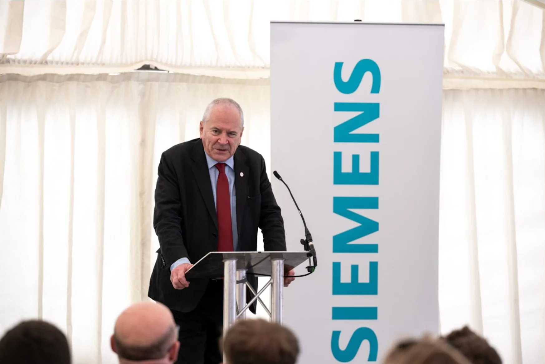 Rail Minister Lord Hendy breaks ground on Siemens Mobility’s £100 ...