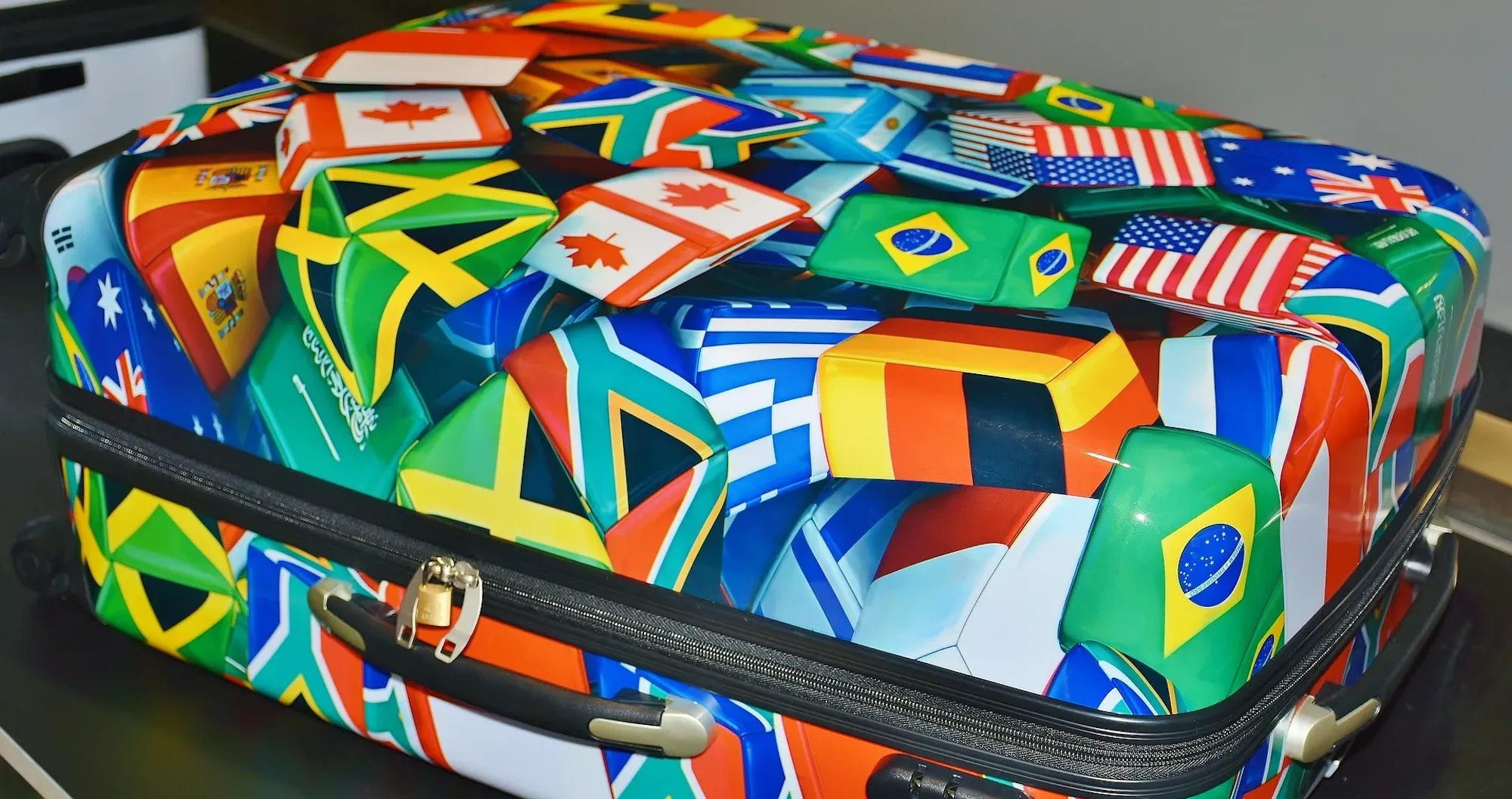 Ceptics World Travel Adapter: The Ideal Power Solution for Global Travelers