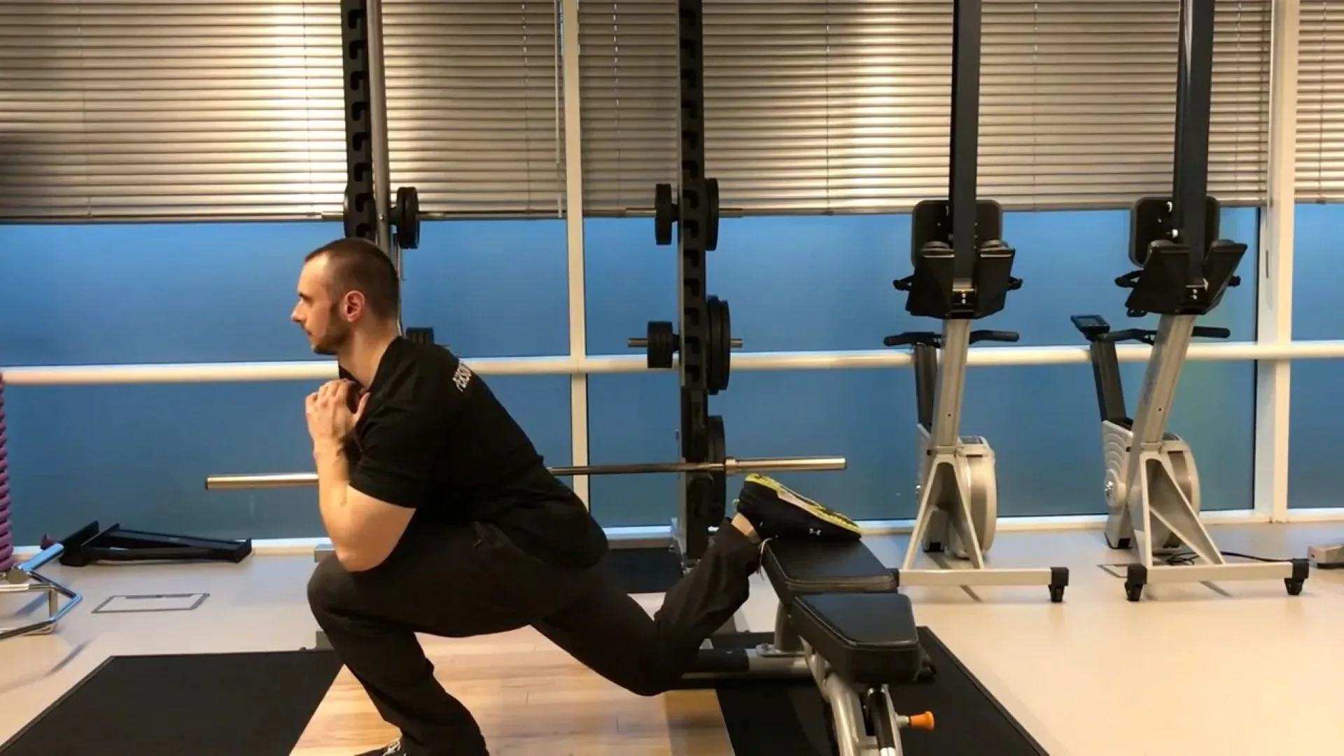 The Overlooked Lower-Body Power Move: Why You Should Be Doing Split Squats