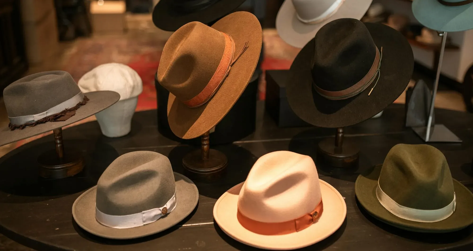 Stylish & practical: Wide brim felt hats for sun and wind protection