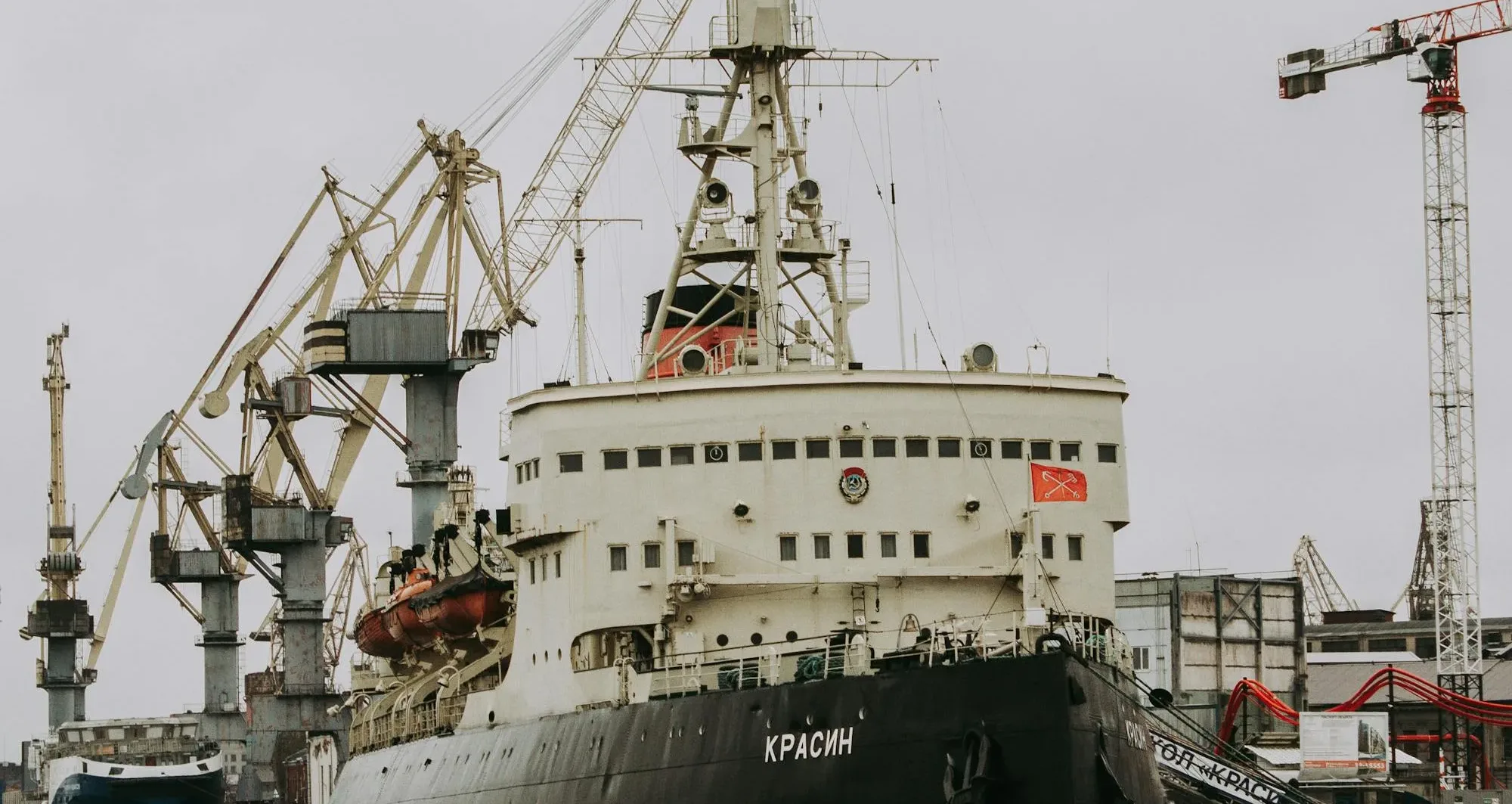 The giants of the sea: Exploring the largest cargo container ships