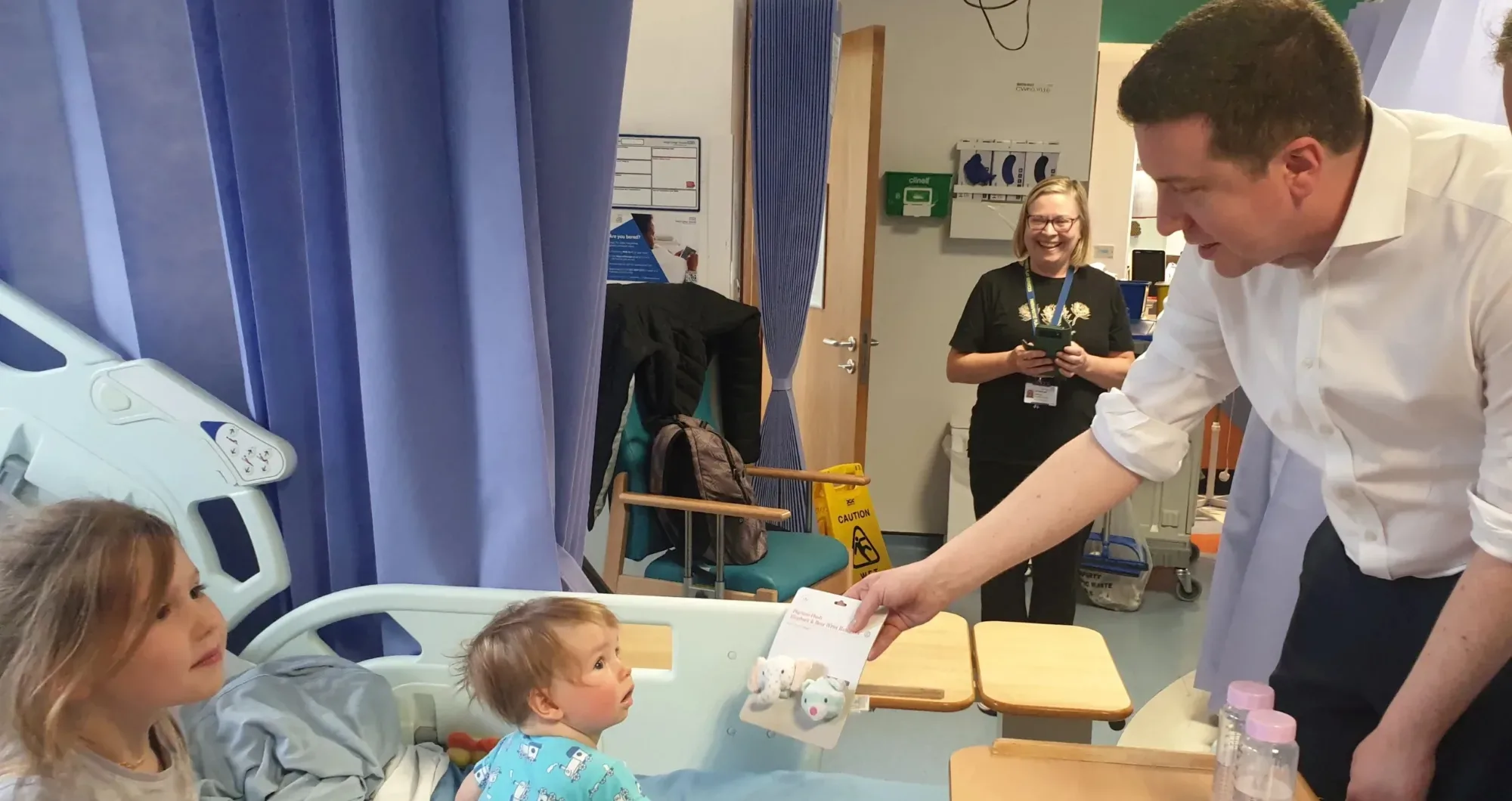 Liam Conlon MP visits children’s ward at King’s College Hospital London ...