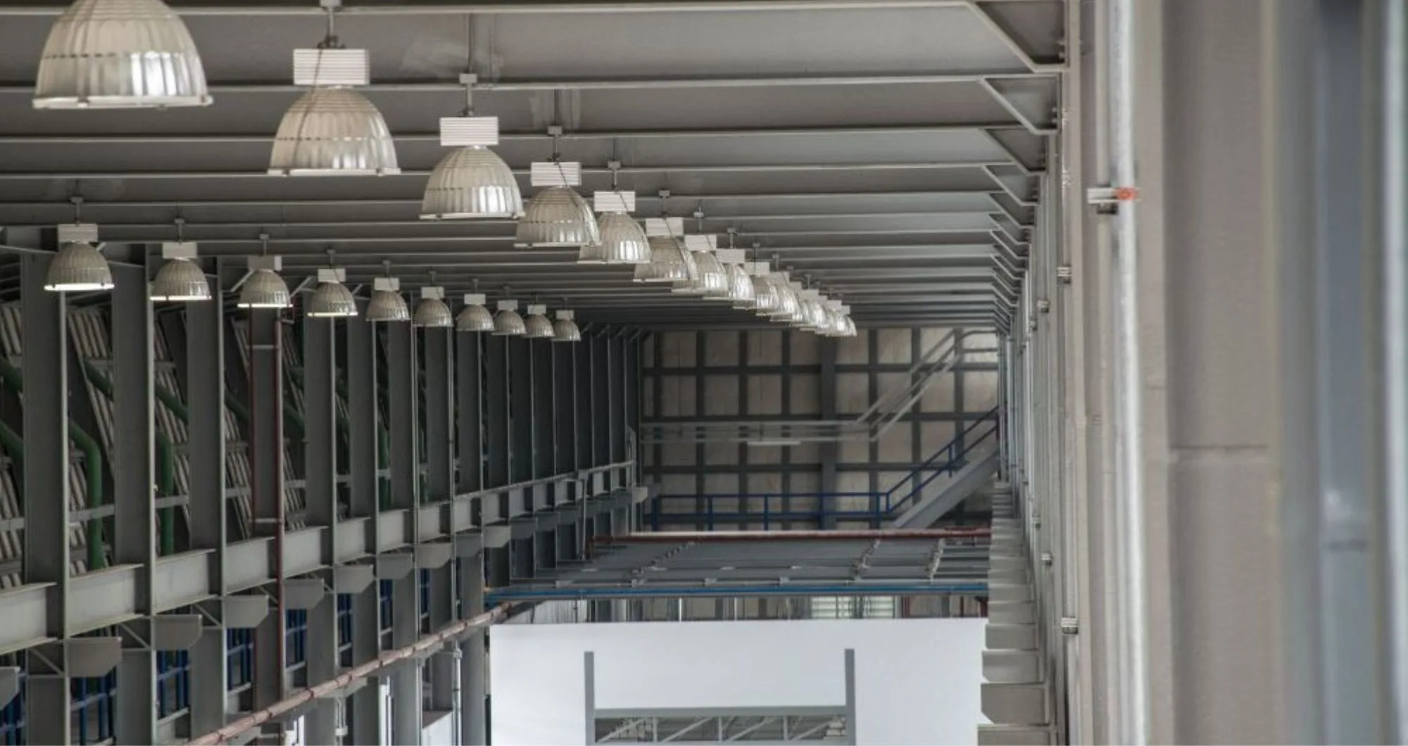 How to Choose Between LED Low Bay and High Bay Lighting Fixtures