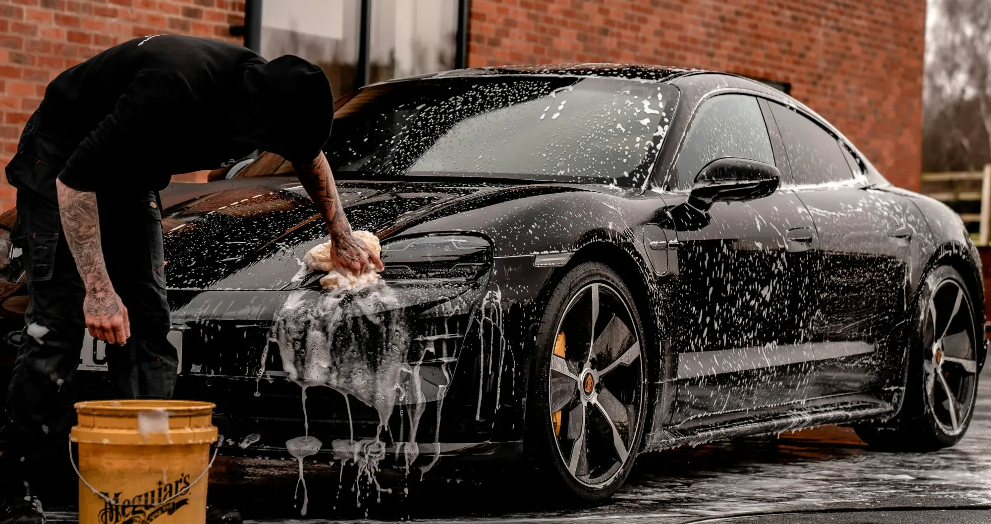 Uk drivers face £2,000 risk ahead of June heatwave, expert warns ...