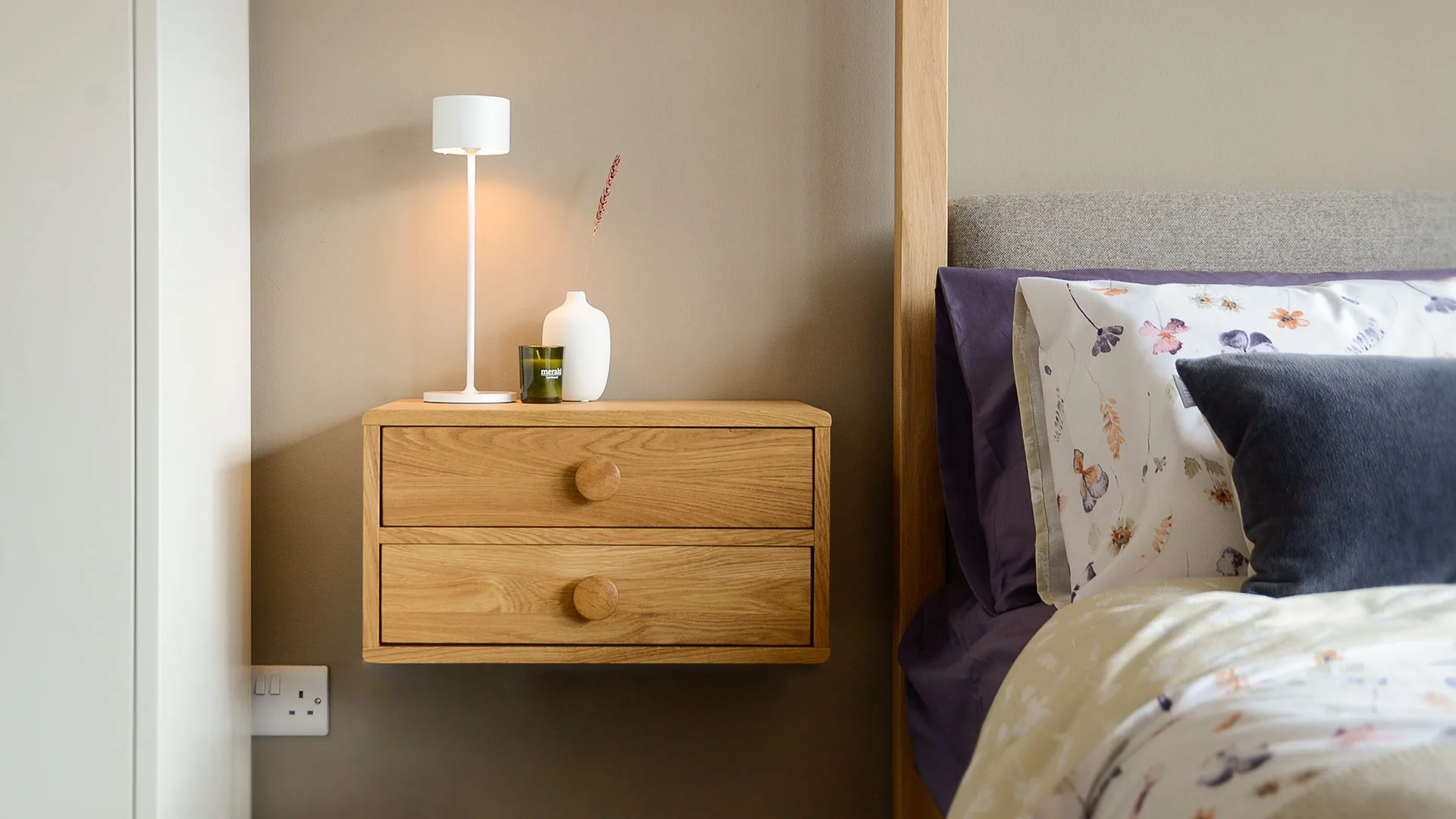 10 stunning ways to style your bedroom with a floating bedside table ...