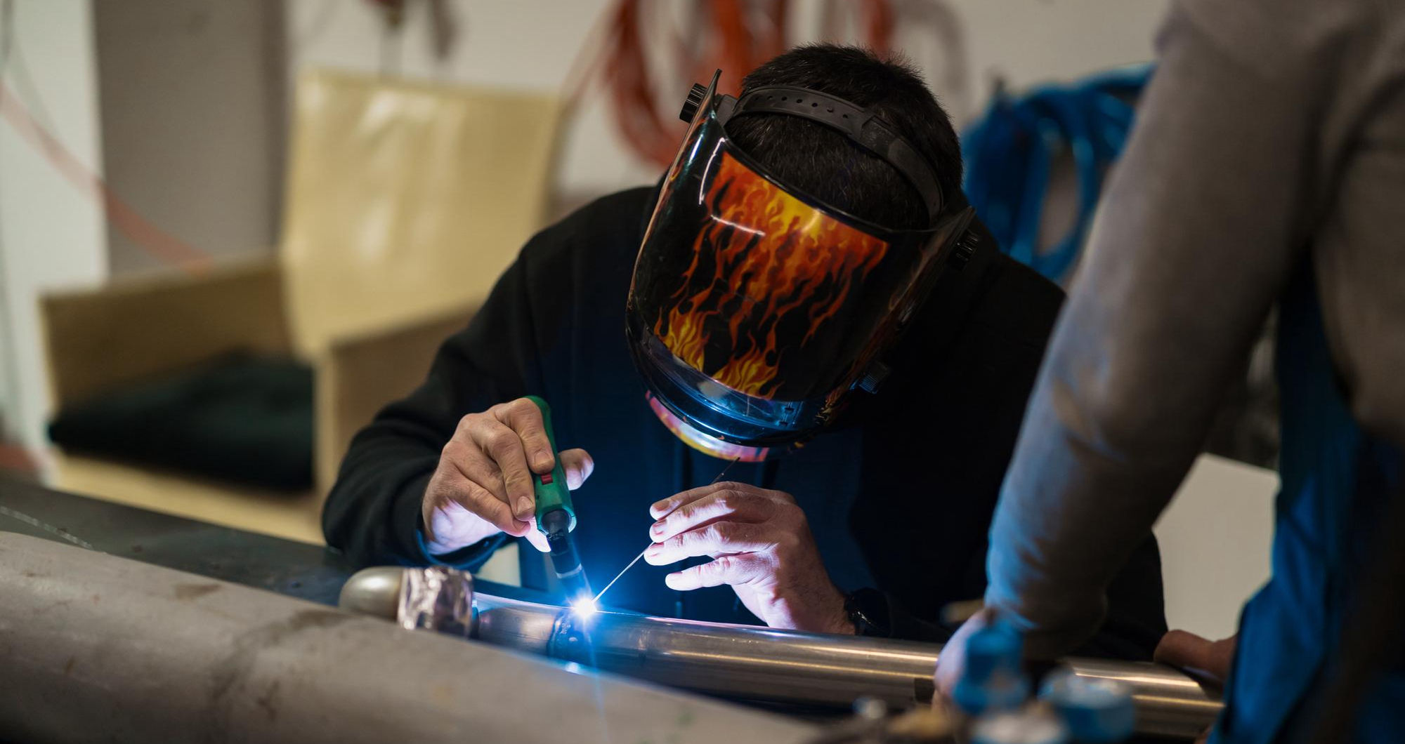 How does laser welding work: A complete guide to precision welding ...