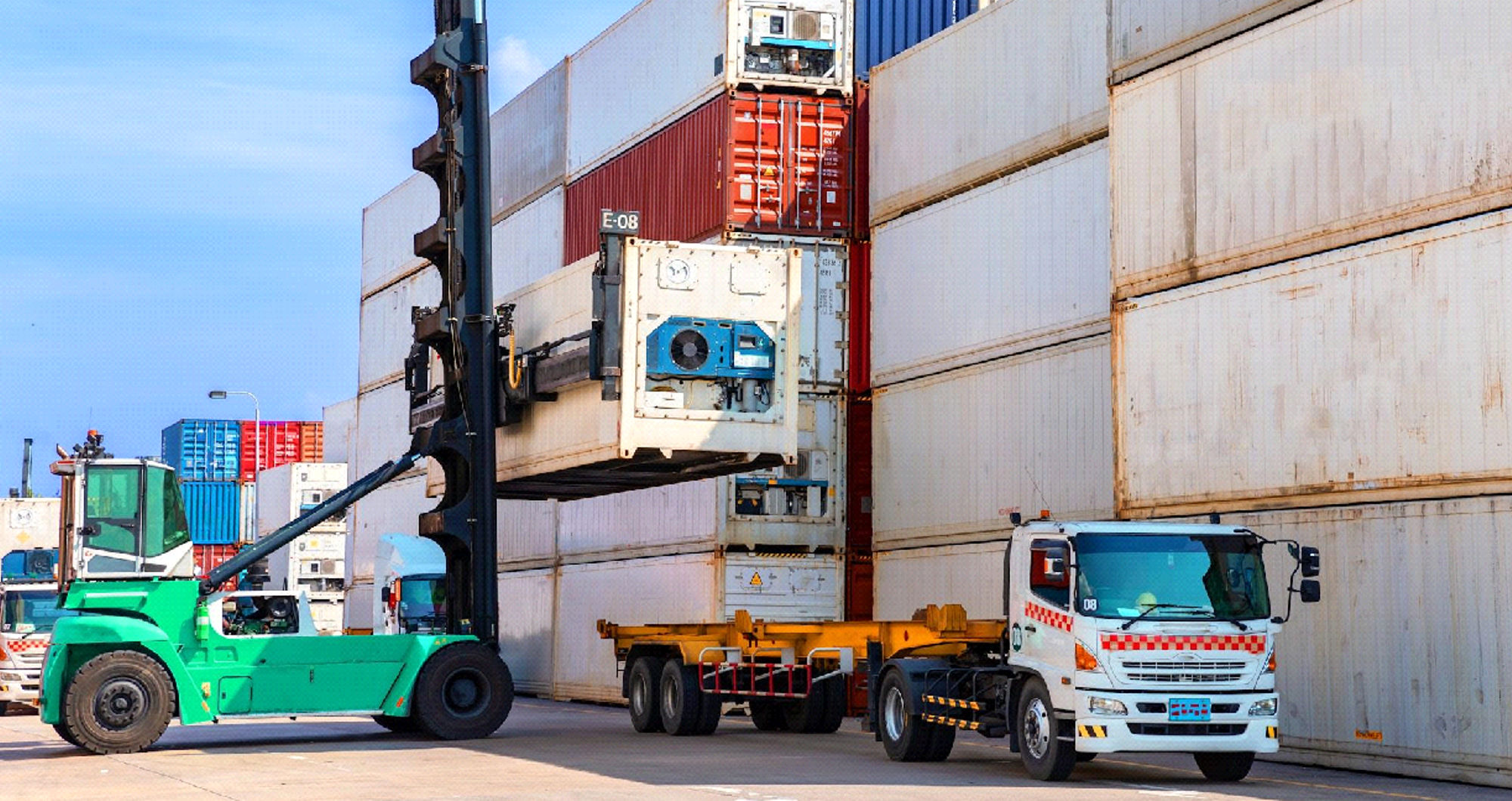 Refrigerated Shipping Containers: How They Work and Why They
