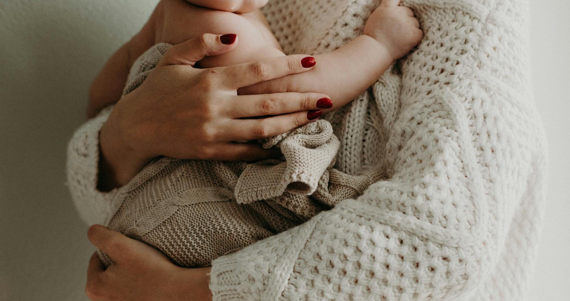 Maternity expert unveils 5 essential online shopping tips to keep bump ...