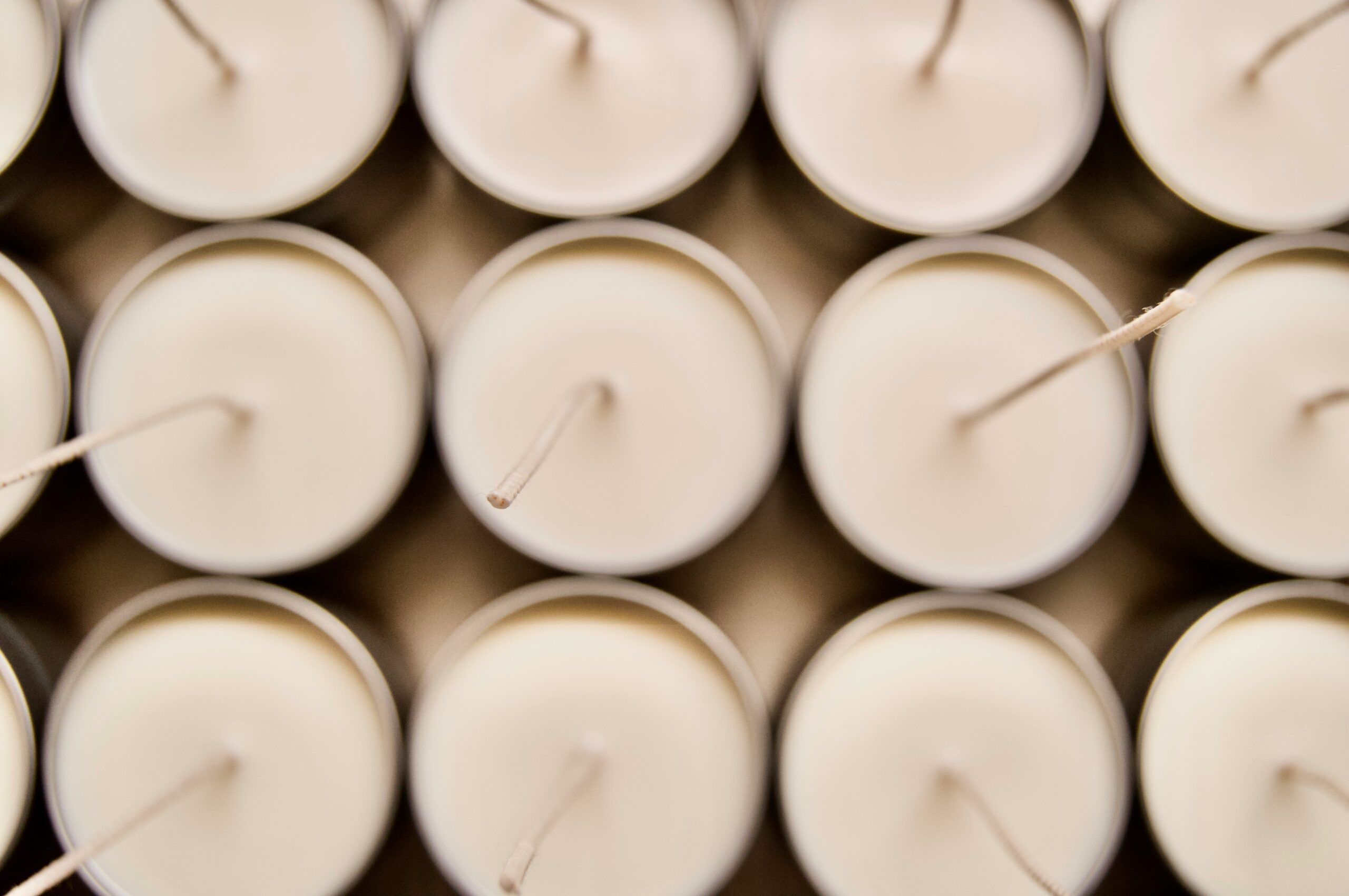 How heat distribution in candle containers affects burn quality ...