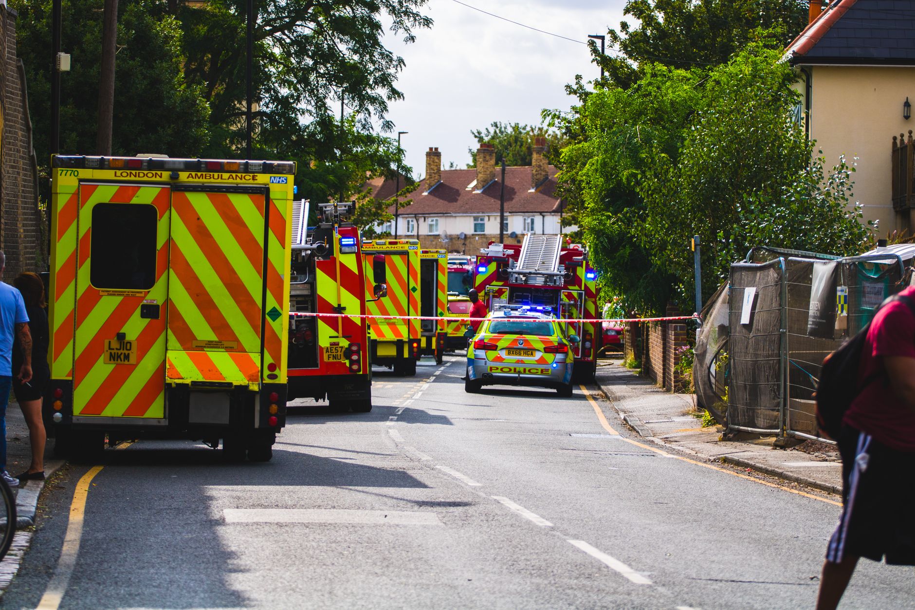 London's Sutton Bus Stabbing: Teen Killed and Three Arrested in ...